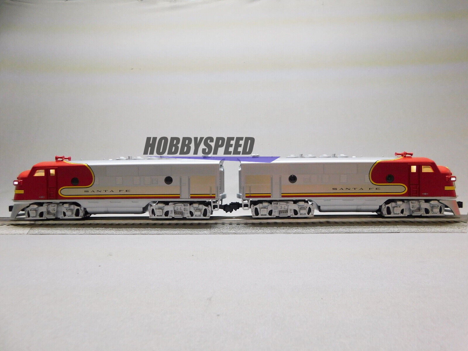 Lionel LIONCHIEF+2.0 Twin Diesel Locomotive Engine Set Santa FE F3 AA ...
