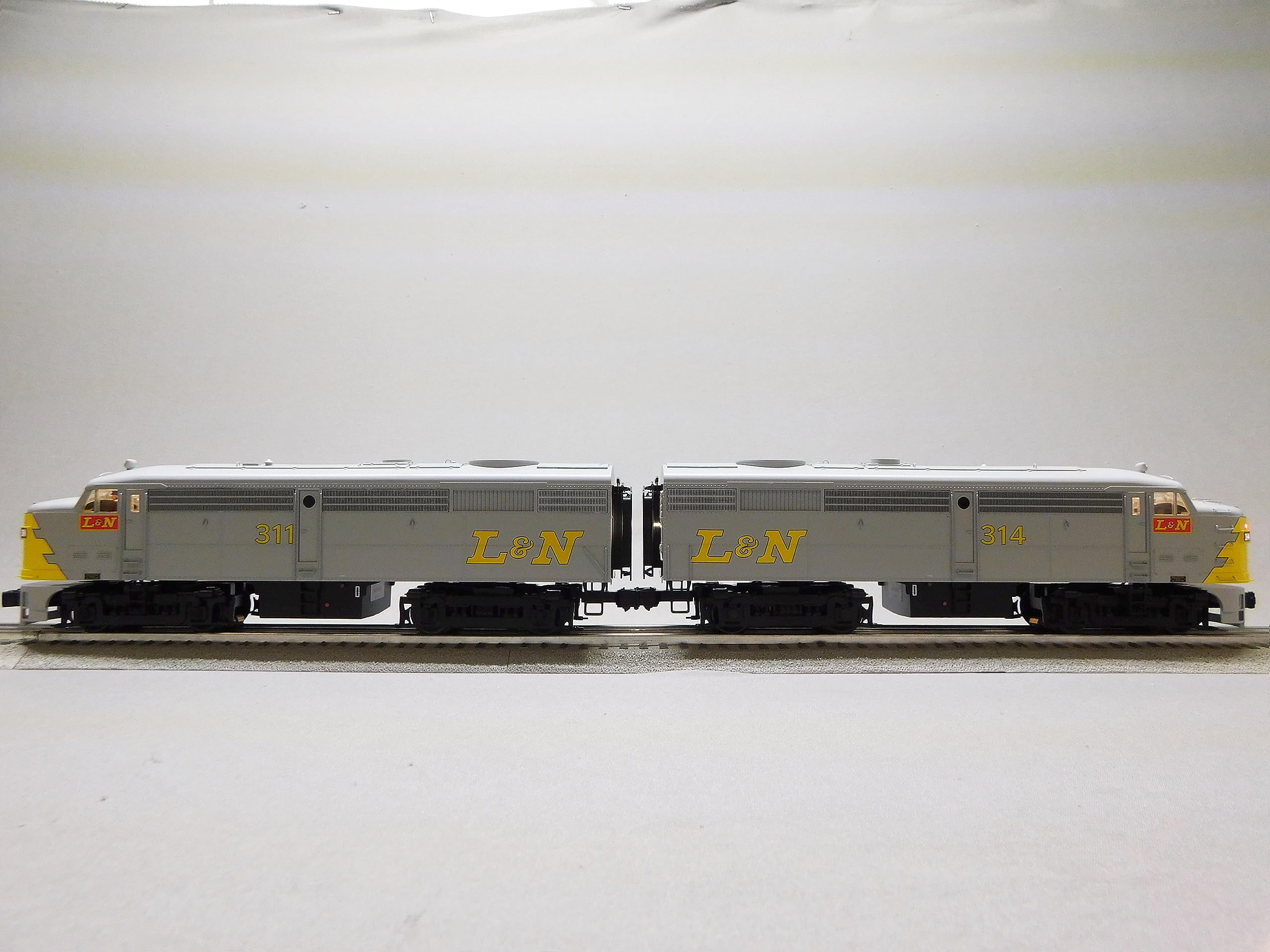 Lionel Louisville & Nashville Legacy FA-2 AA Diesel Locomotives #311 ...