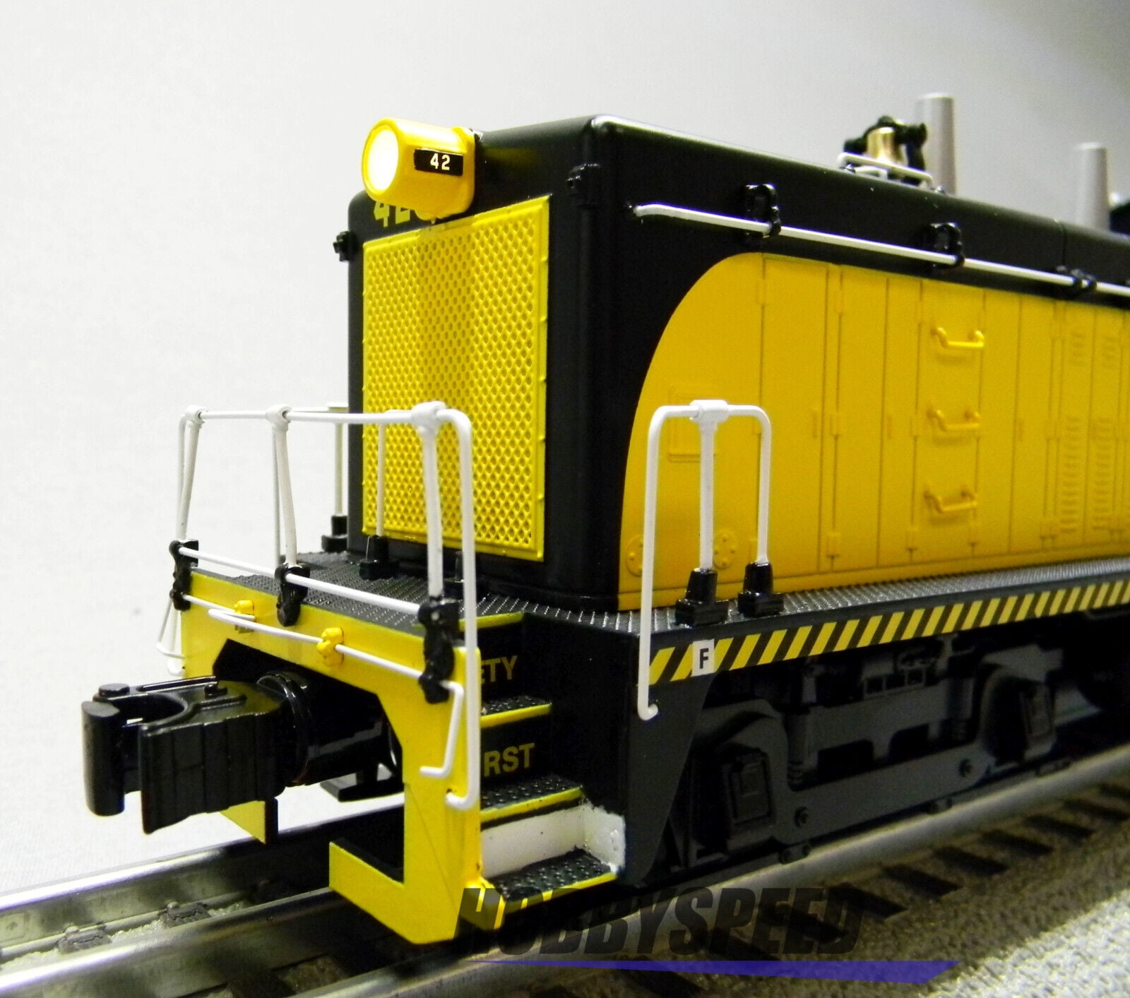 Lionel PB&NE Legacy SW1200 Diesel Engine #42 O Gauge (Exclusive ...