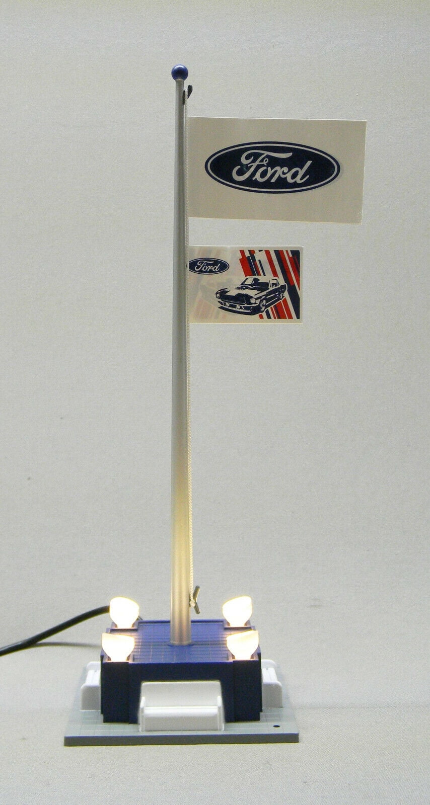 Lionel Plug-Expand-Play Illuminated Ford FLAGPOLE O Gauge Railroad ...