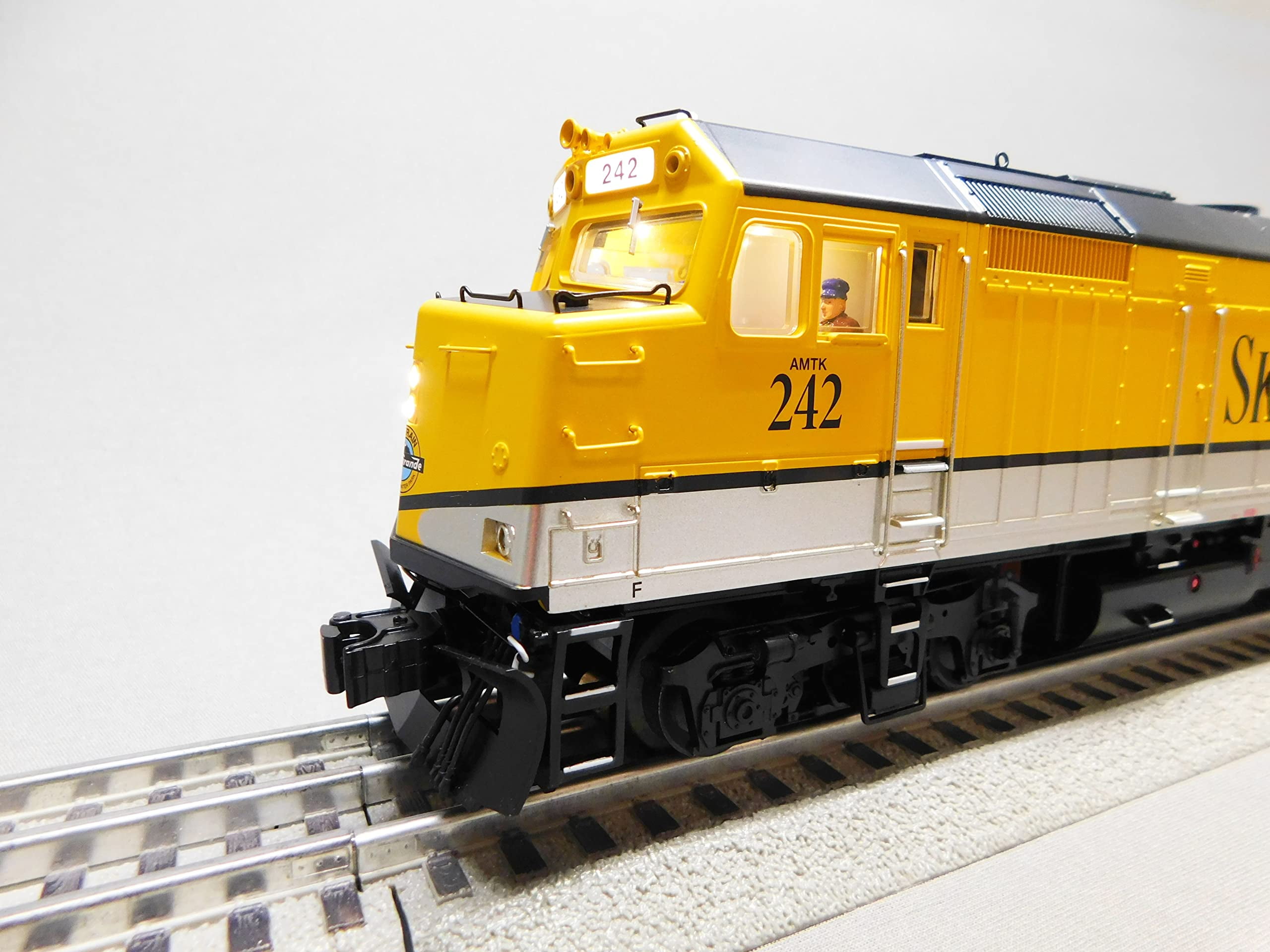 Lionel Rio Grande SKI Train Legacy F40PH Diesel Locomotive Engine #242 ...