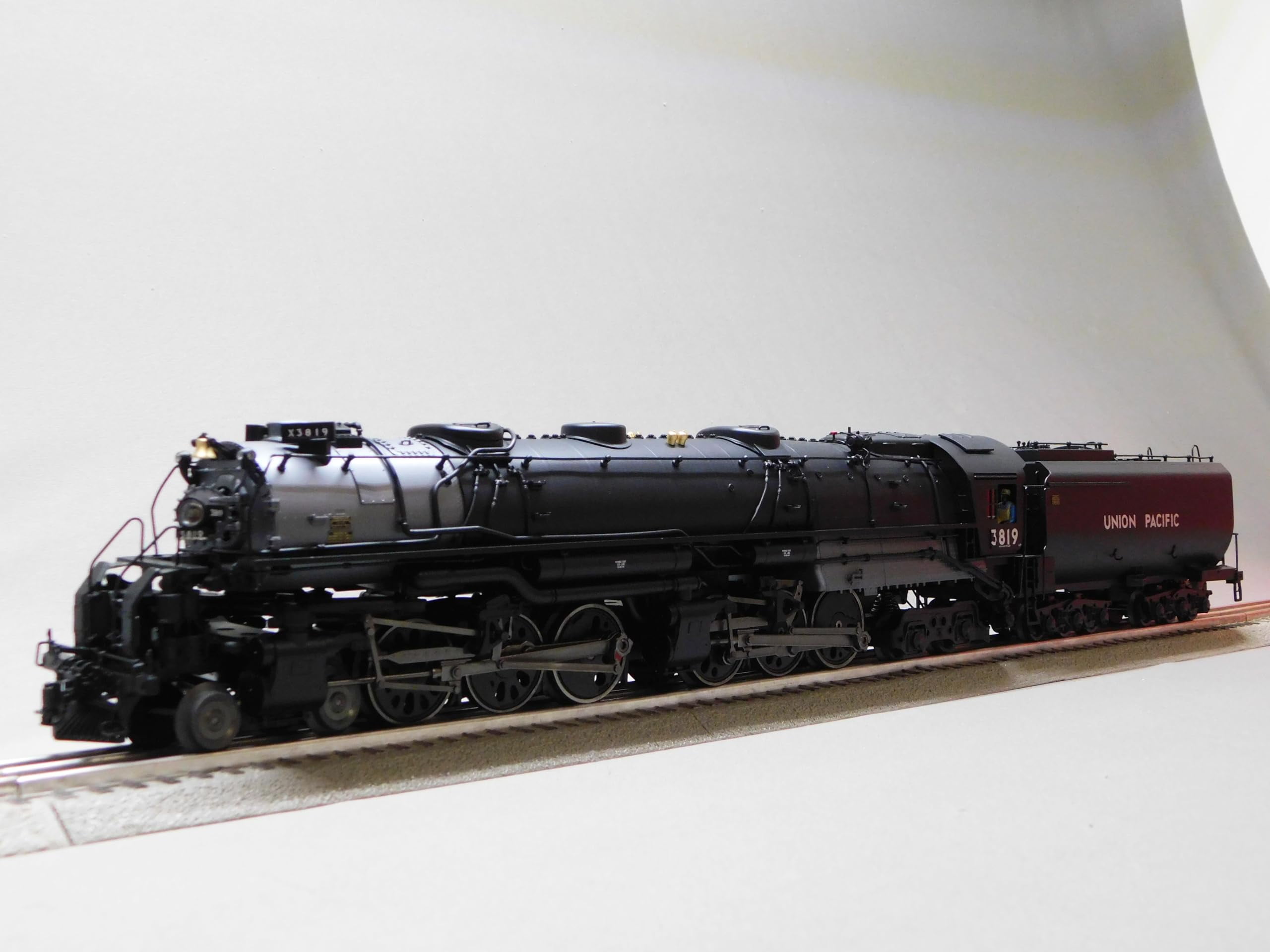 Lionel Union Pacific UP Legacy Challenger #3819 STEAM Engine O Gauge ...