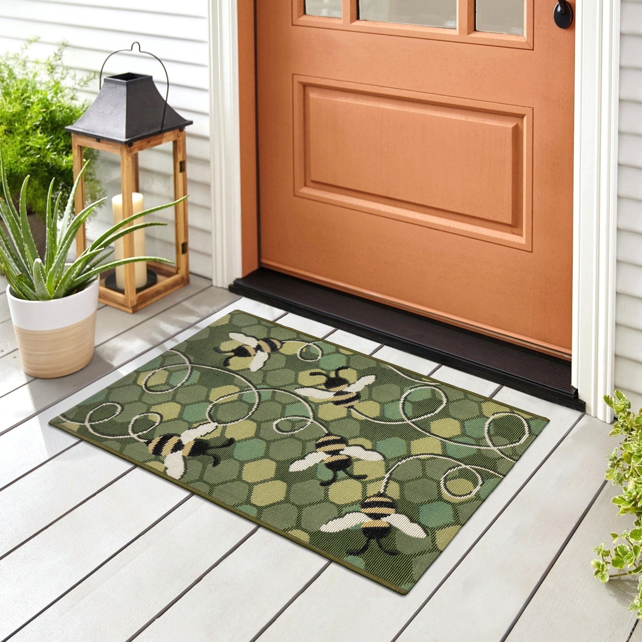 Liora Manne Esencia Bee Free Indoor/Outdoor Mat 1'11" x 4'11" - Green ...