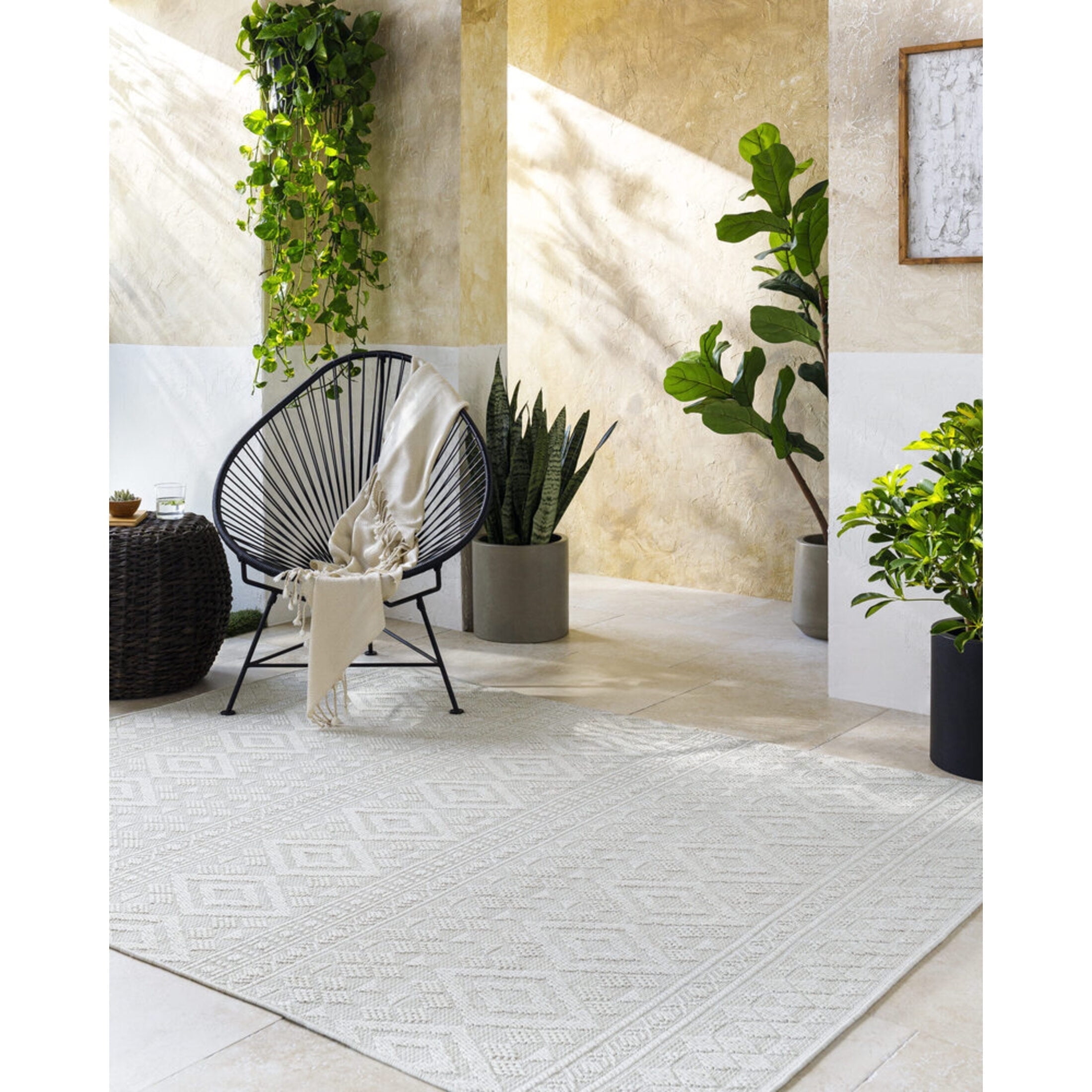 Livabliss Sandra Modern Indoor/Outdoor Area Rug, 5'3" x 7', White ...