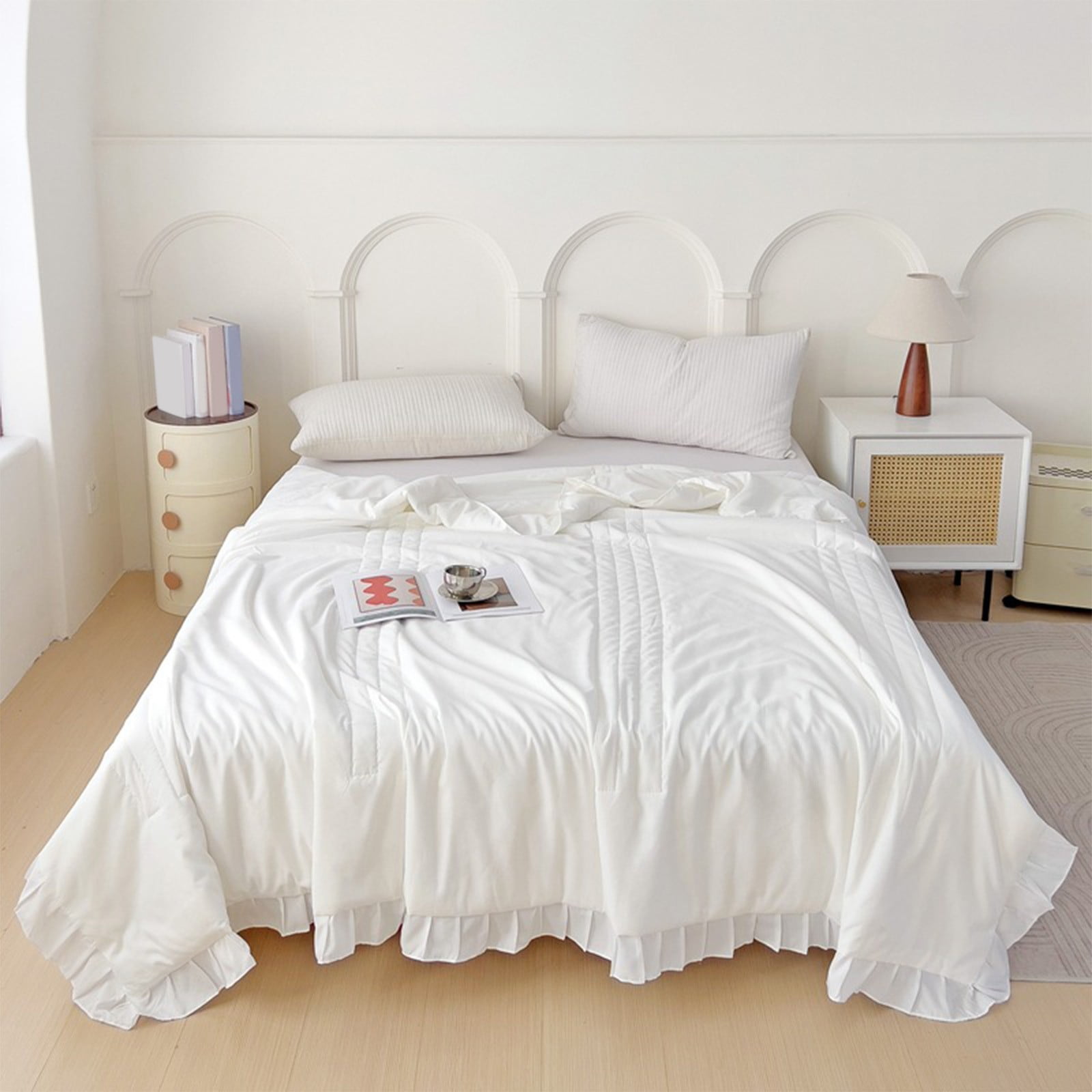 LmnLft 200x150cm Lace Trim Summer Quilt - Breathable Lightweight ...