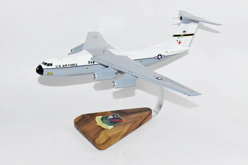 Lockheed Martin® C-141B Starlifter, 63rd MAW 0177 Norton AFB, 18 ...