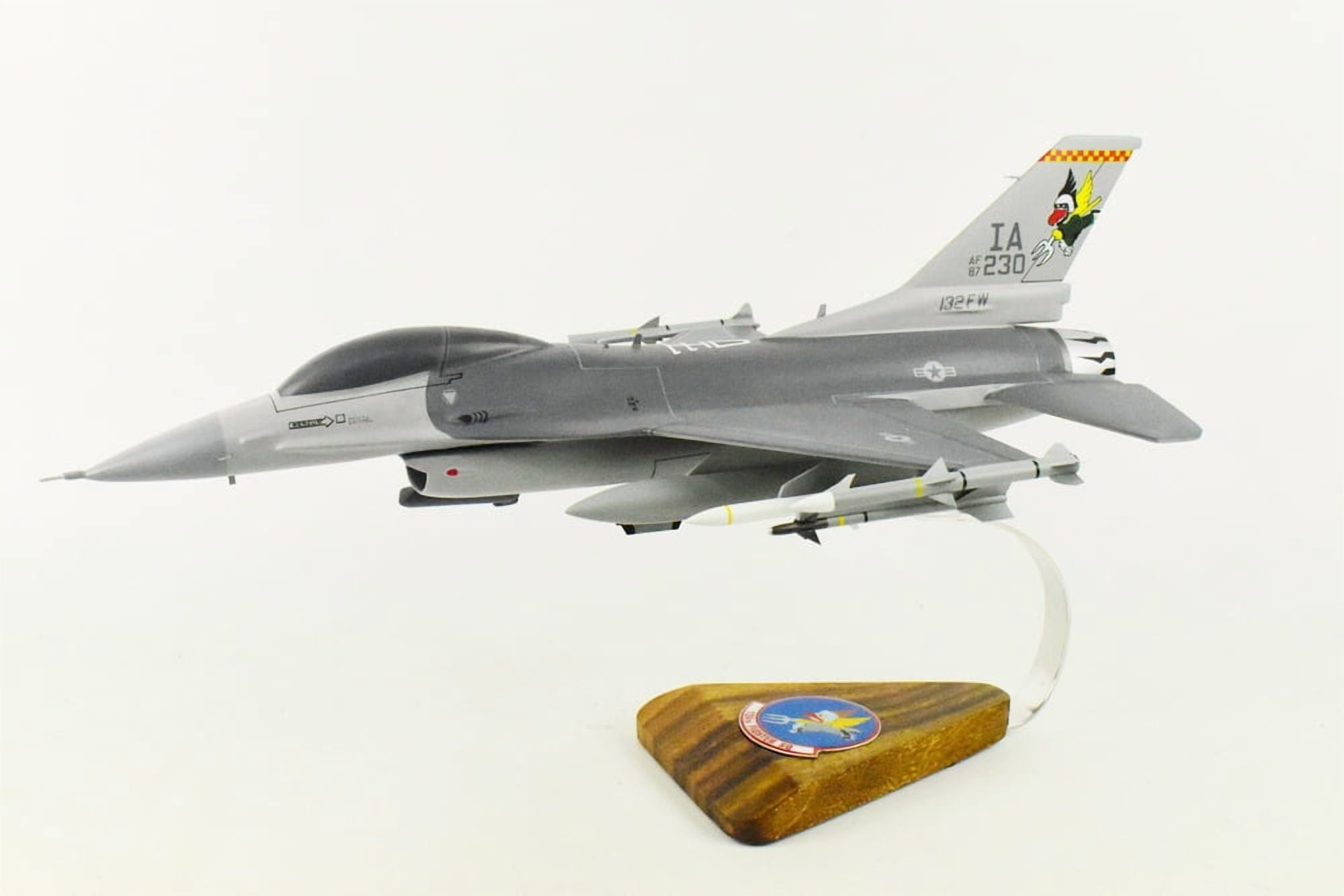 Lockheed Martin® F-16 Fighting Falcon®, 124th Fighter Squadron, 18 ...