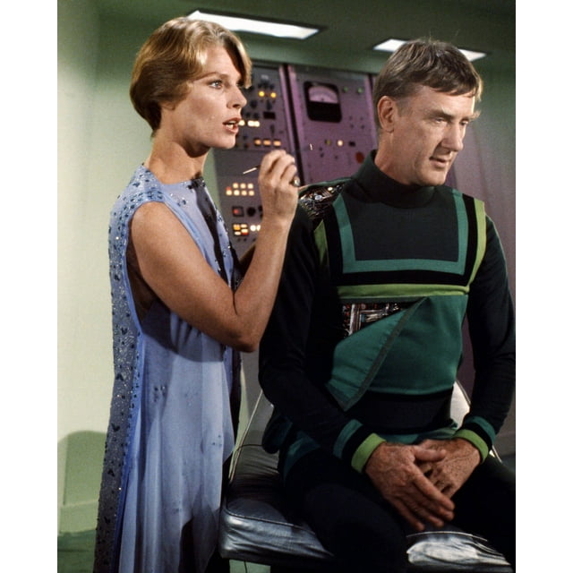 Logan's Run Featuring Donald Moffat, Mariette Hartley 24X36 Classic ...