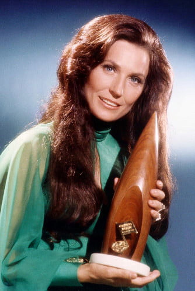 Loretta Lynn Rare Studio Pose 24x36 Poster - Walmart.com