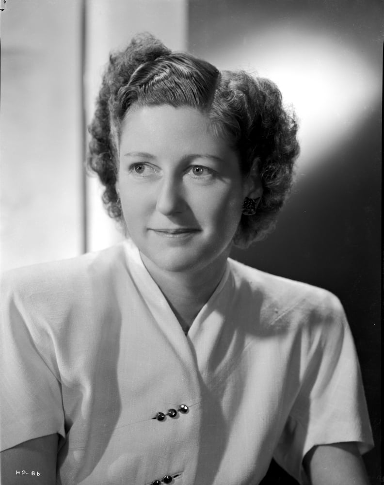 Louella Parsons Looking Away Portrait Photo Print (8 x 10) - Walmart.com