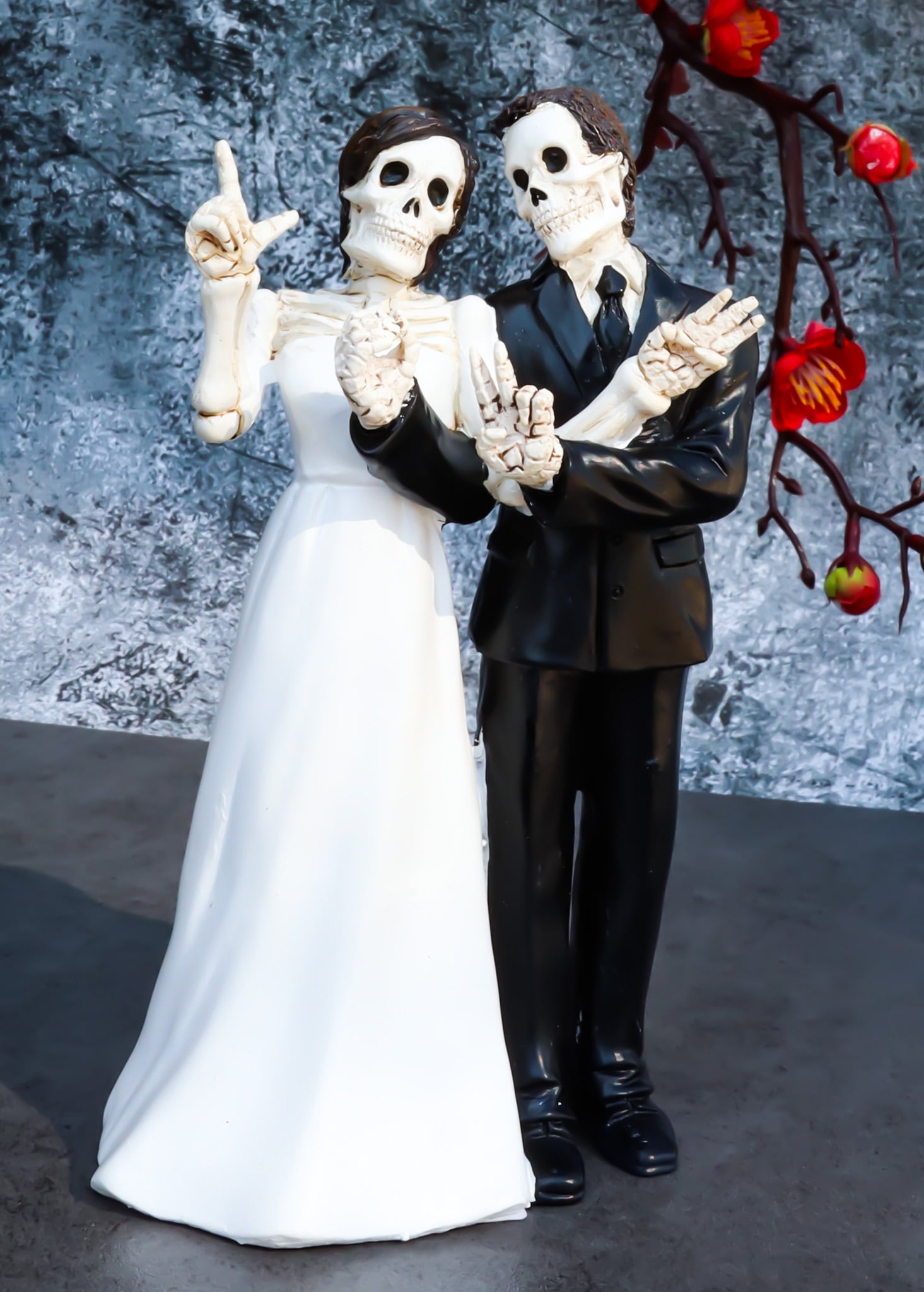 Love Never Dies Skeleton Wedding Couple Bride and Groom Love Hand Sign Figurine - Walmart.com