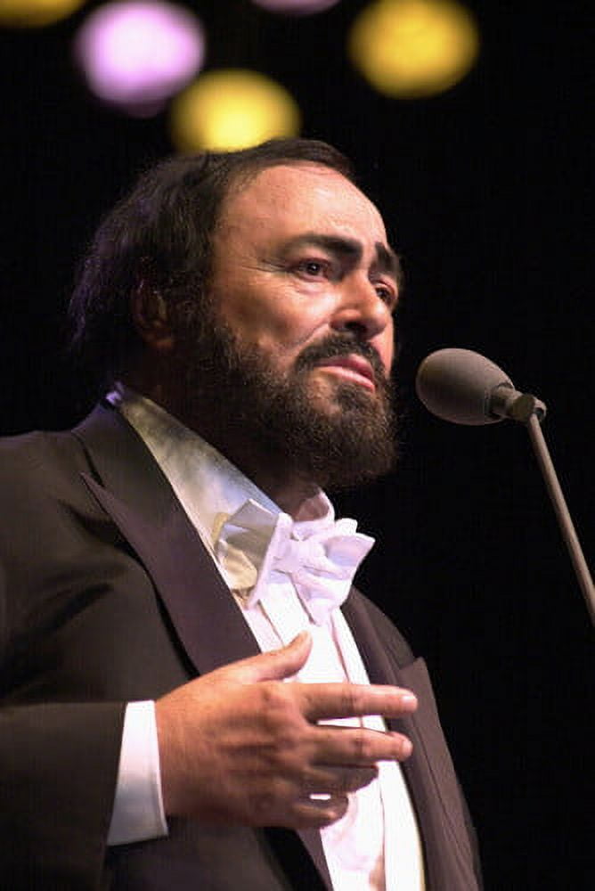 Luciano Pavarotti In Concert Rare 24X36 Poster - Walmart.com