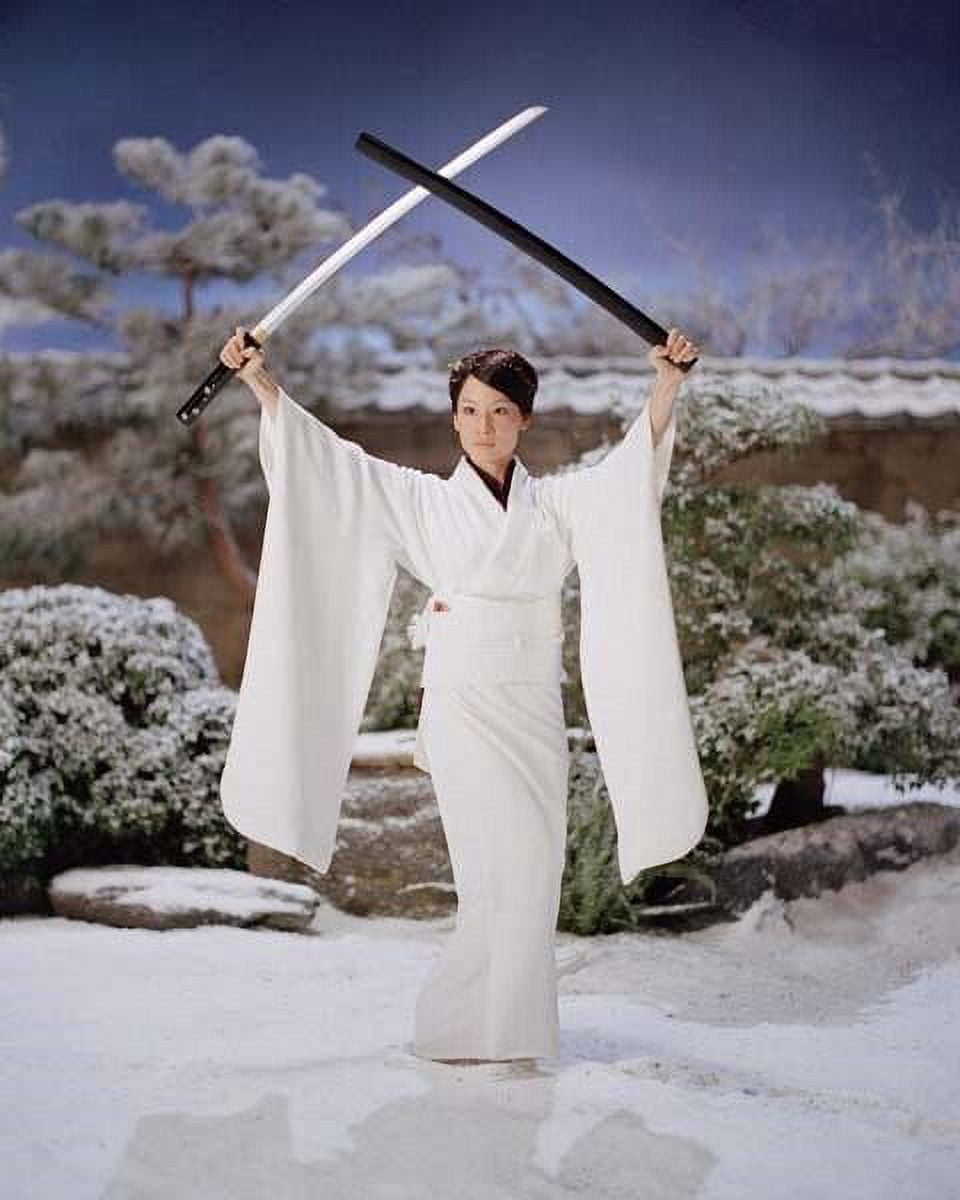 Lucy Liu holds swords aloft as O-Ren Ishii 2003 Kill Bill 4x6 photo ...