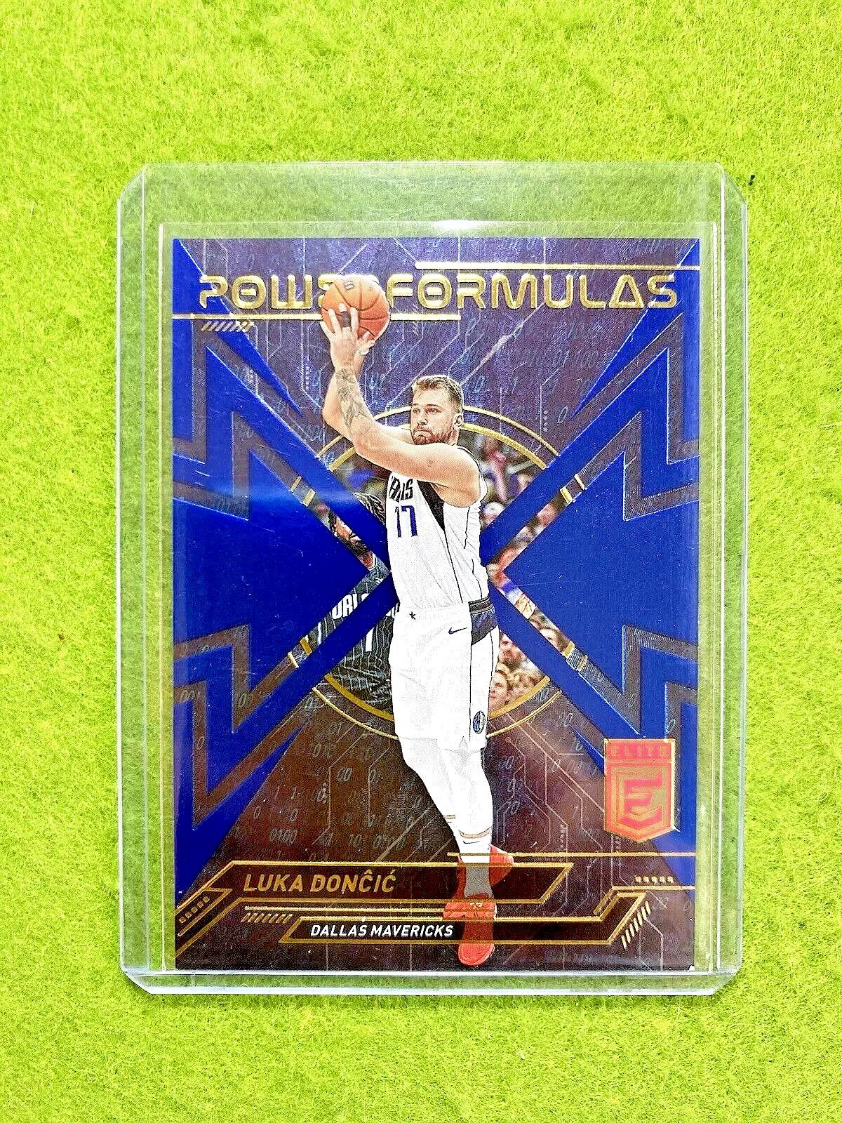 Luka Doncic # /99 BLUE FOIL SP CARD JERSEY #77 MAVERICKS 2022 Elite ...
