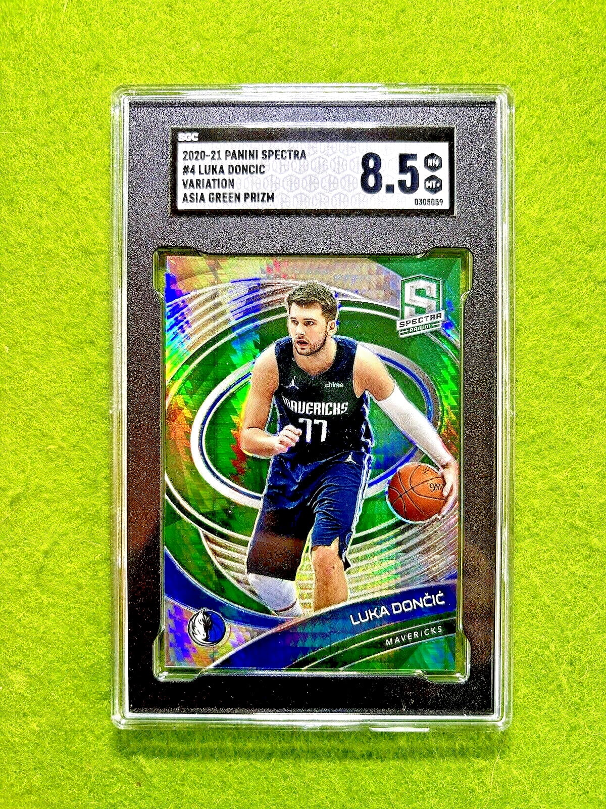 Luka Doncic ASIA GREEN PRIZM CARD SGC 8.5 SP VARIATION 2020-21 Spectra ...