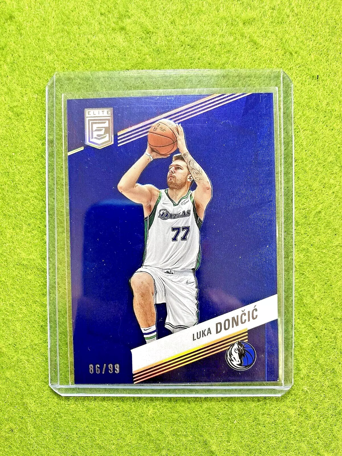 Luka Doncic BLUE #/99 ELITE SP CARD JERSEY #77 MAVERICKS 2022 Elite ...