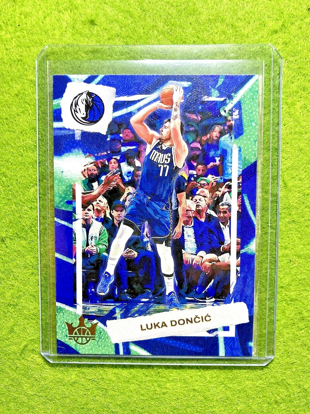 Luka Doncic Court Kings 2022 Card Jersey #77 Mavericks 2022-23 Panini ...
