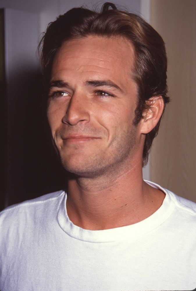 Luke Perry Smirking In White Tshirt Planet Hollywood Opens Photo Print ...