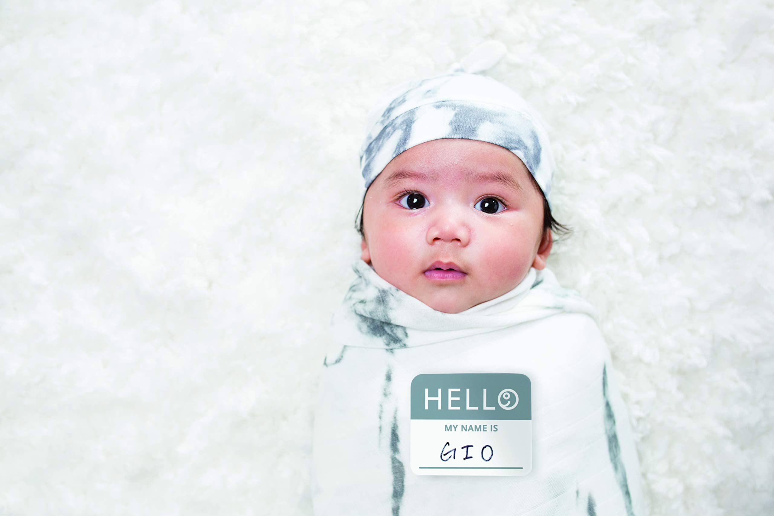 Lulujo Baby Hello World Newborn Hat and Swaddle Blanket Set, Marble ...