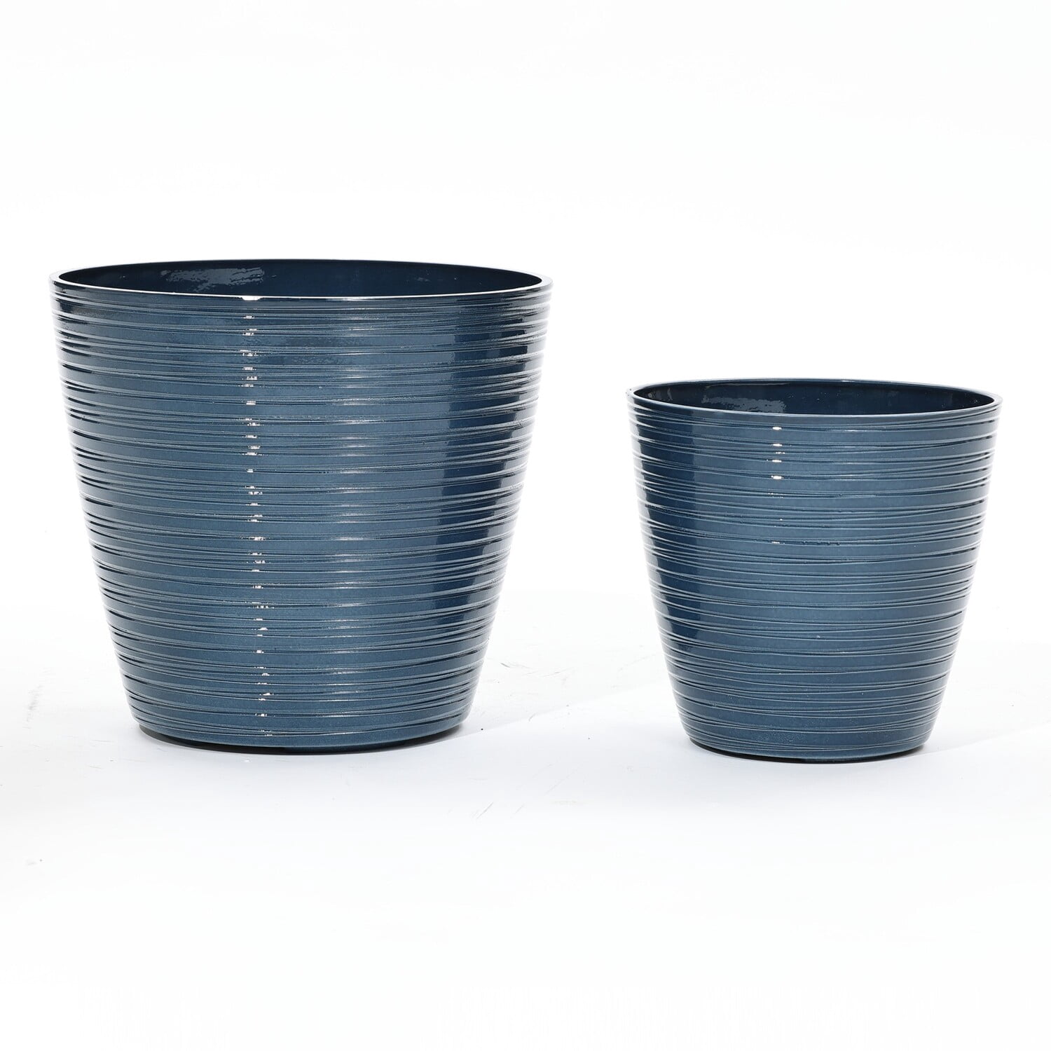 LuxenHome 2-Piece Marine Blue Tapered Round Plastic Planters Set ...