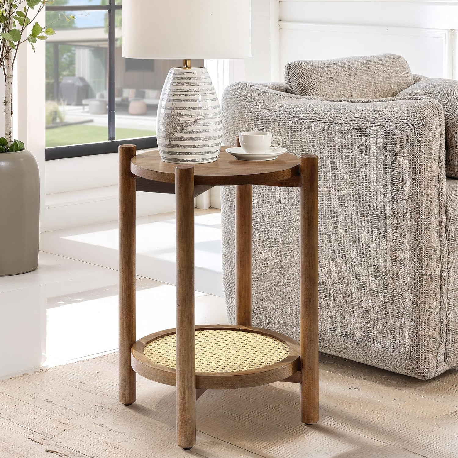 LuxenHome 2 Tier Wood Round End Table with Rattan Shelf, 24.4" Modern ...