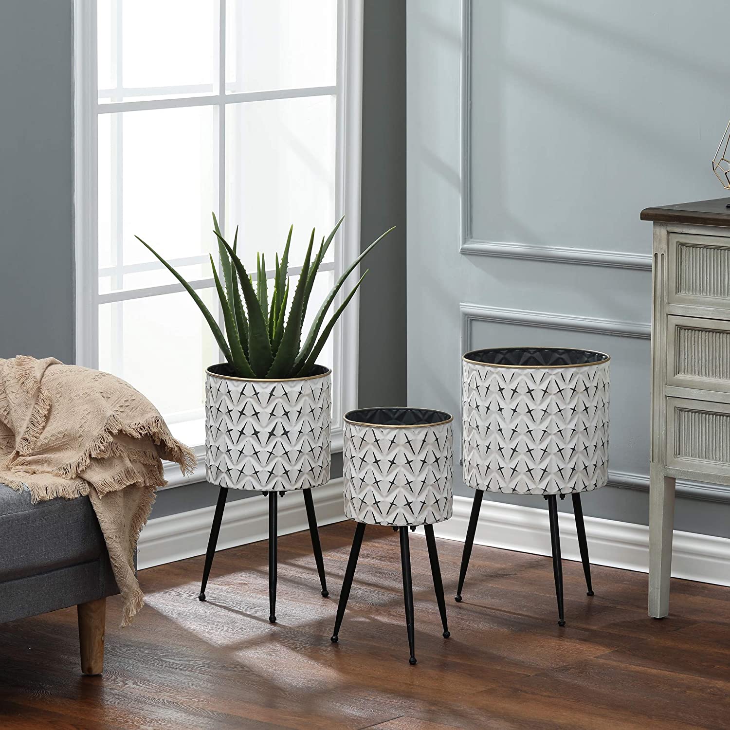 LuxenHome 3 Piece Standing Metal Round Planters, White Cachepot with ...