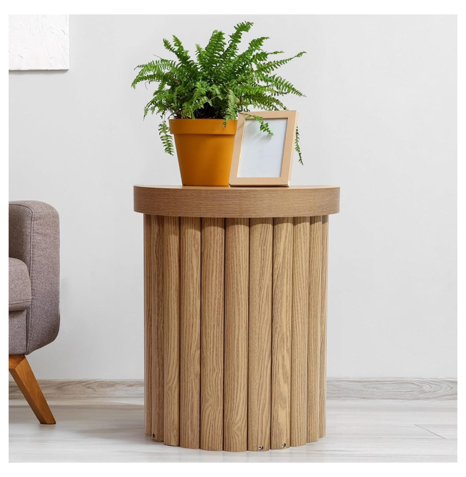 LuxenHome End Table, 19" Fluted Round Small Side Table for Small Spaces ...