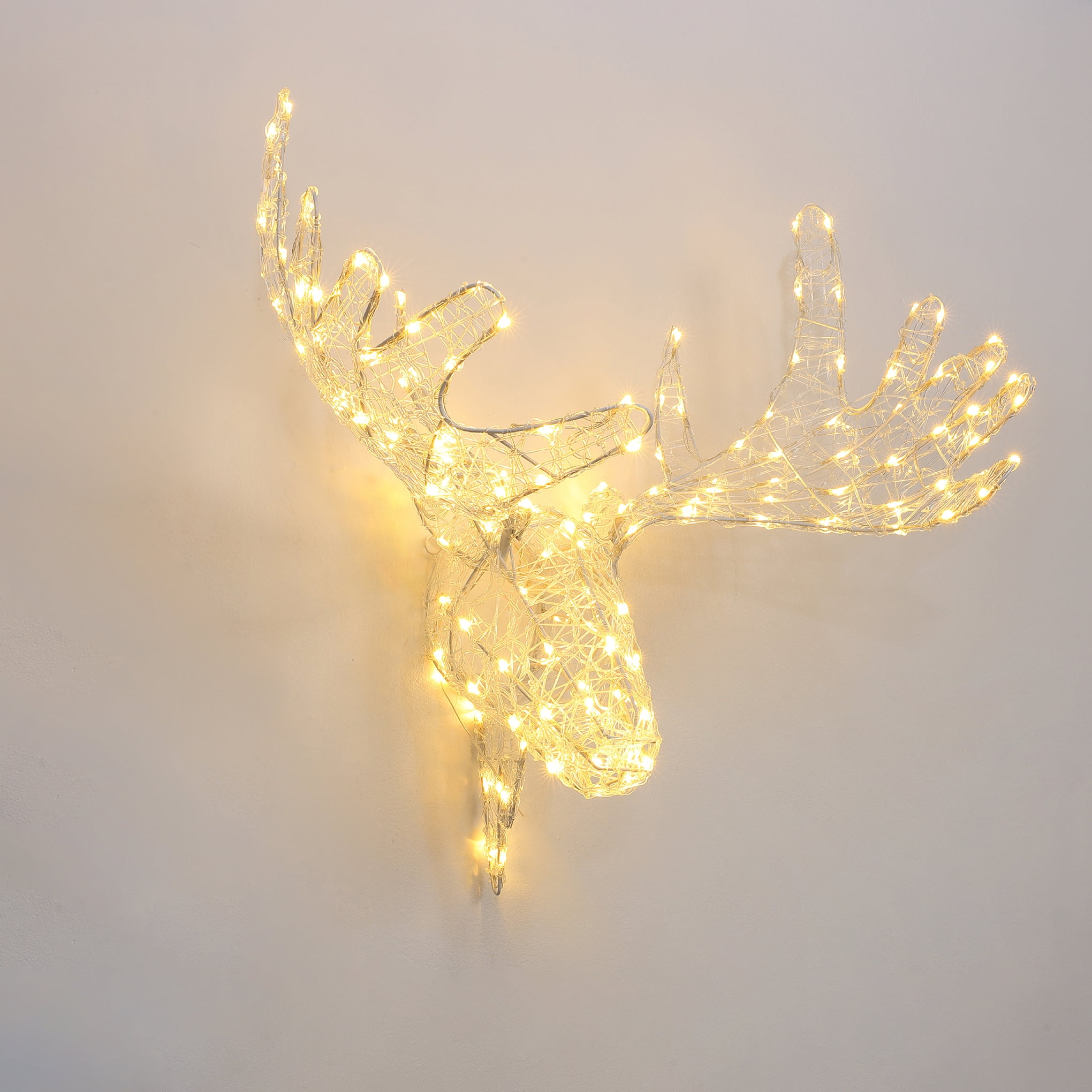 LuxenHome Lighted Moose Head Christmas Decoration with Timer, Outdoor ...