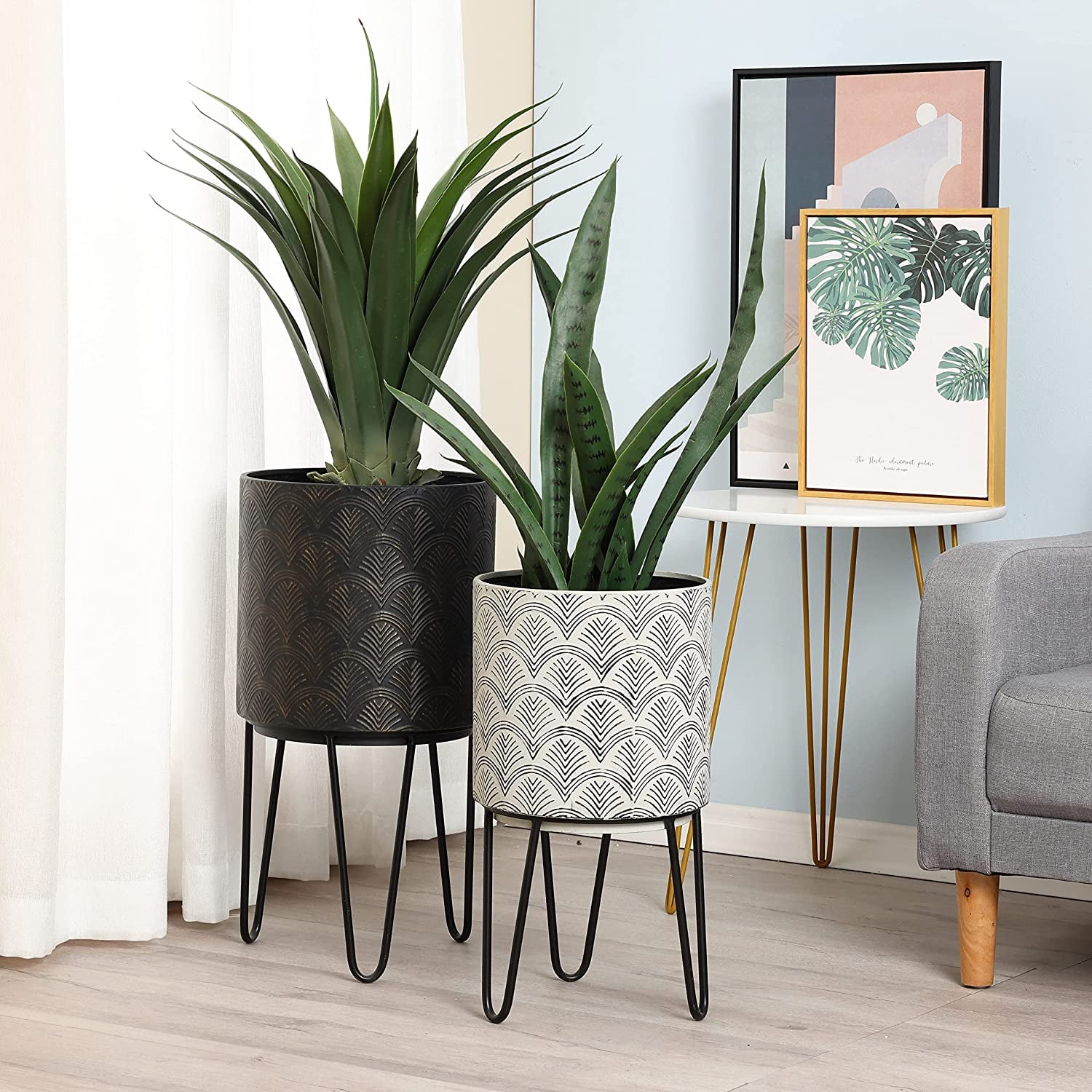 LuxenHome Set of 2 Black and Metal Cachepot, Fanned Planters with Black ...