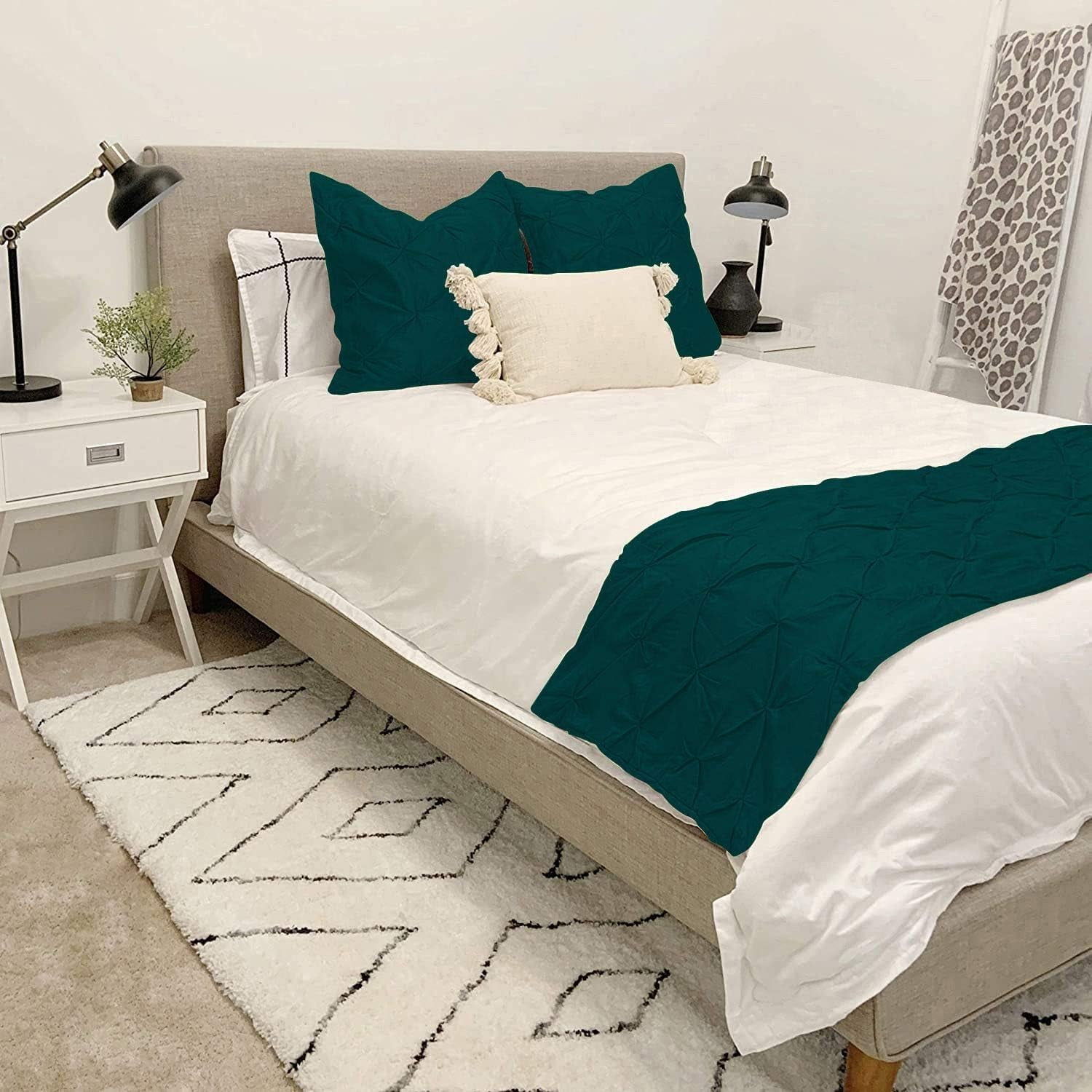 Luxurious 800 Thread Count Pinch Pleated Bed Runner 1 Piece Solid 100 % ...