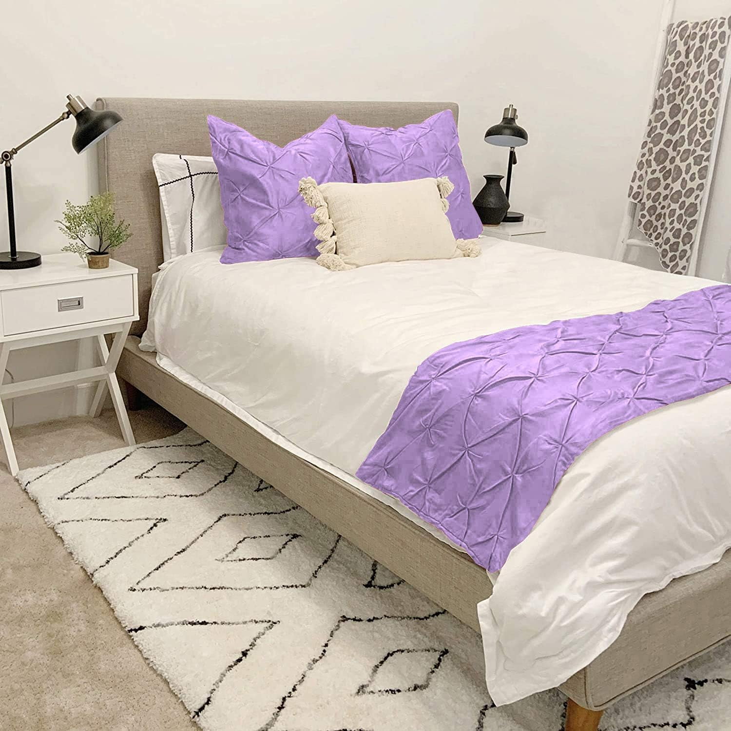 Luxurious 800 Thread Count Pinch Pleated Bed Runner 5 Pieces with 4 ...