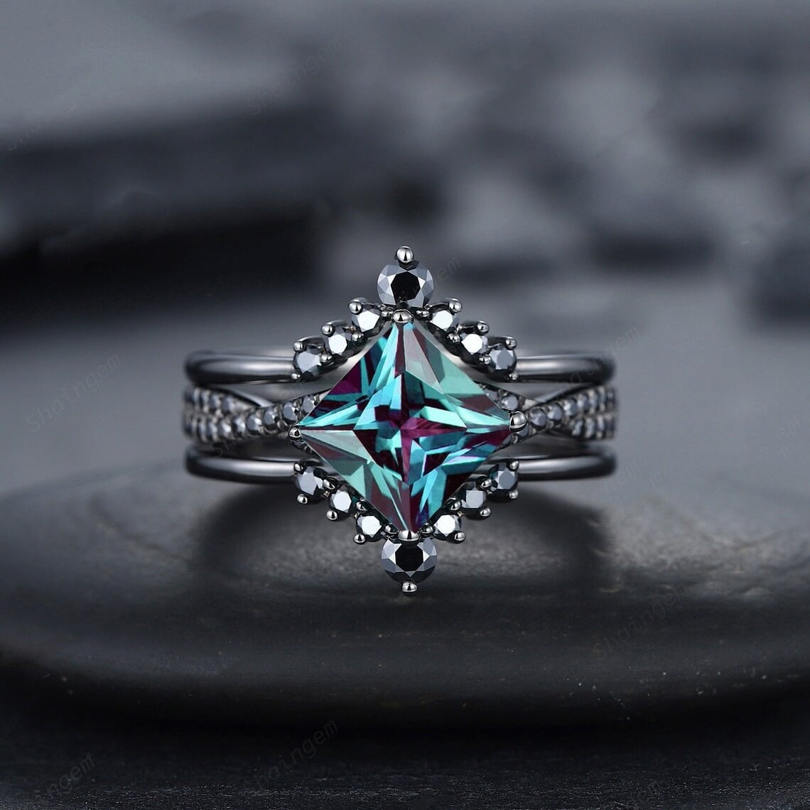 New Luxury Retro Gun Plated Black Ring Micro Black Zircon Ring ...