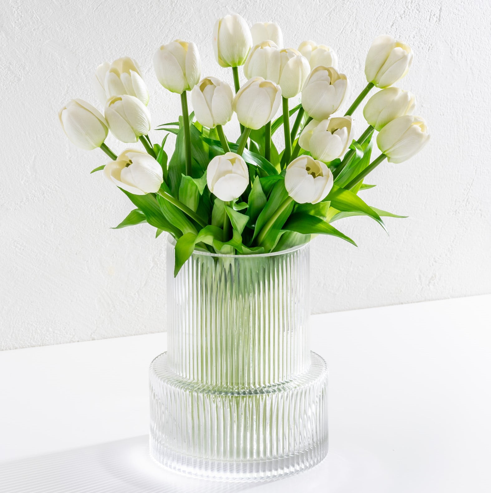 Luxury Ribbed Glass Vase Set With 20 Realistic White Artificial Tulips ...