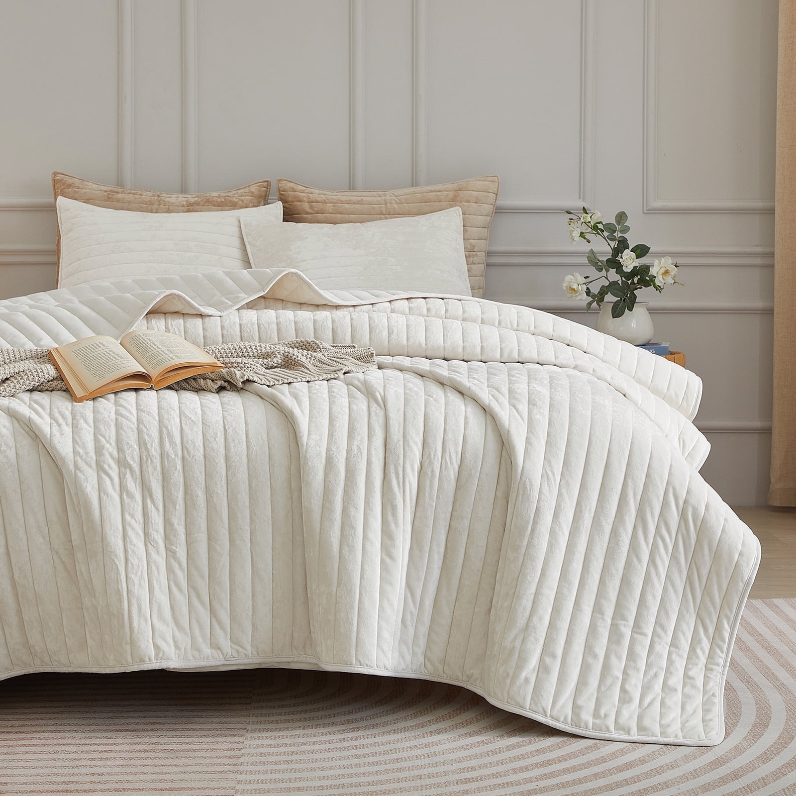 Luxury Soft Velvet Quilt Set King Size - Lightweight Velvet Bedding Set ...