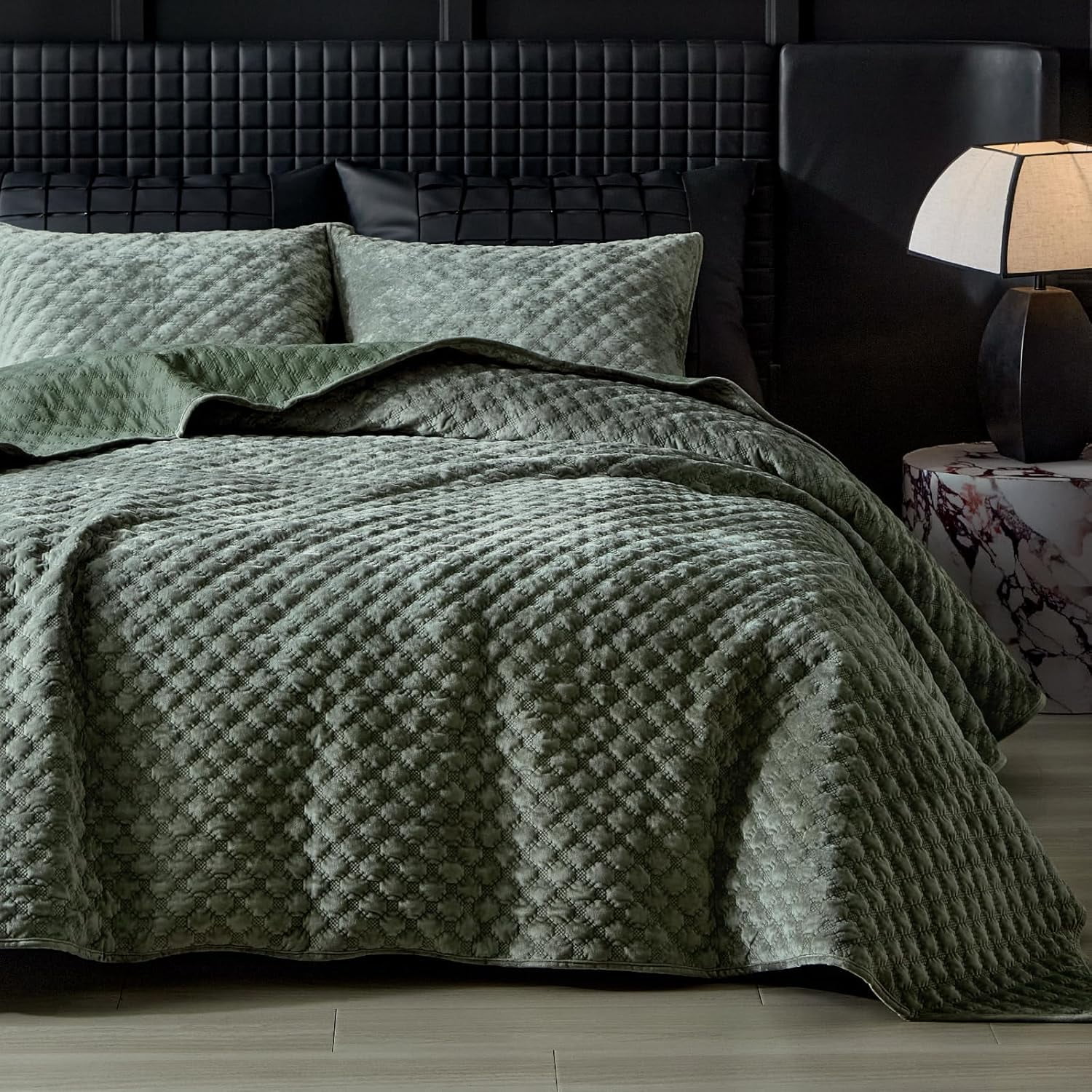 Luxury Velvet Quilt Set, Queen Size Geometric Stitch Design ...