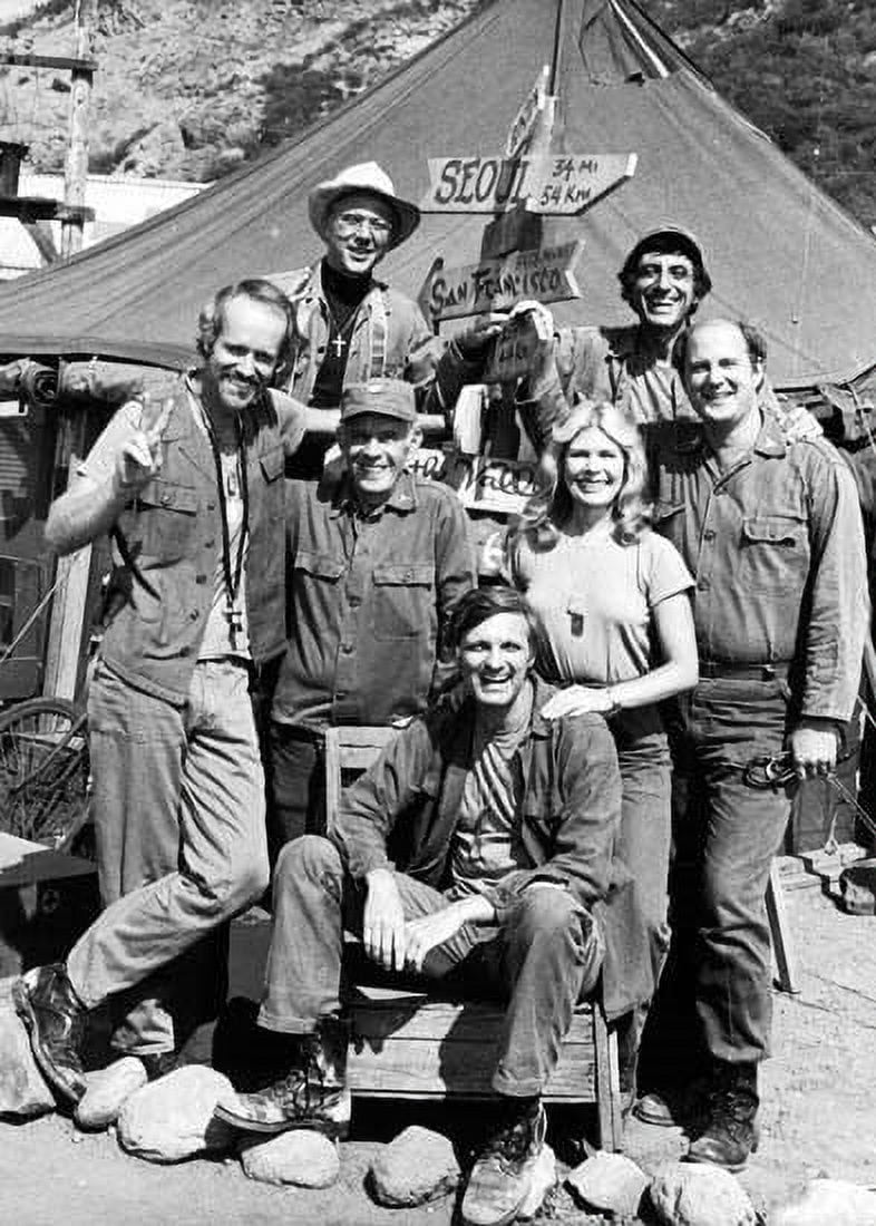 M.A.S.H TV series Hawkeye & cast pose outside tent 5x7 inch photo ...