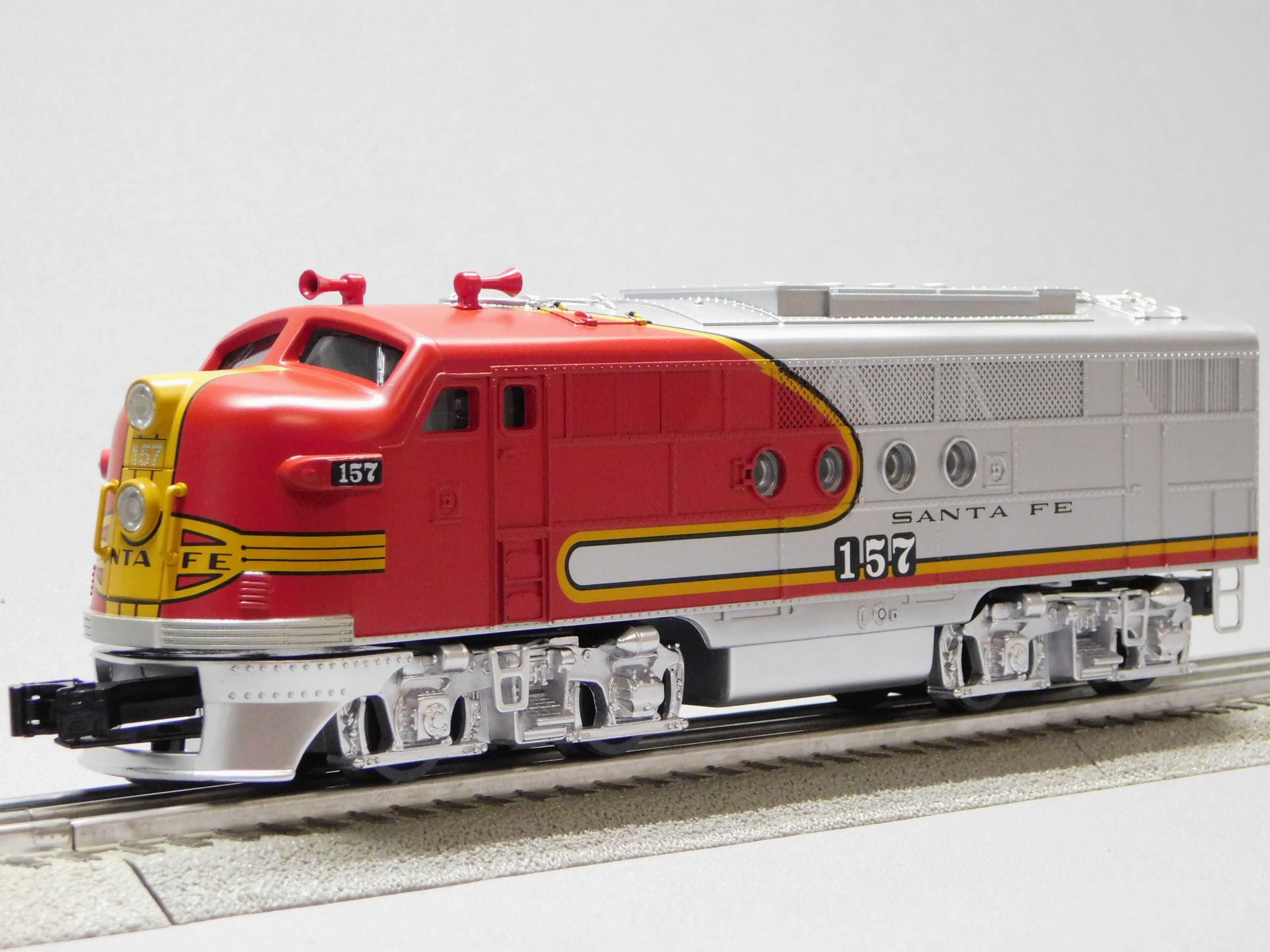 M.T.H. Electric Trains Lionel Santa FE LIONCHIEF Diesel Locomotive #157 ...