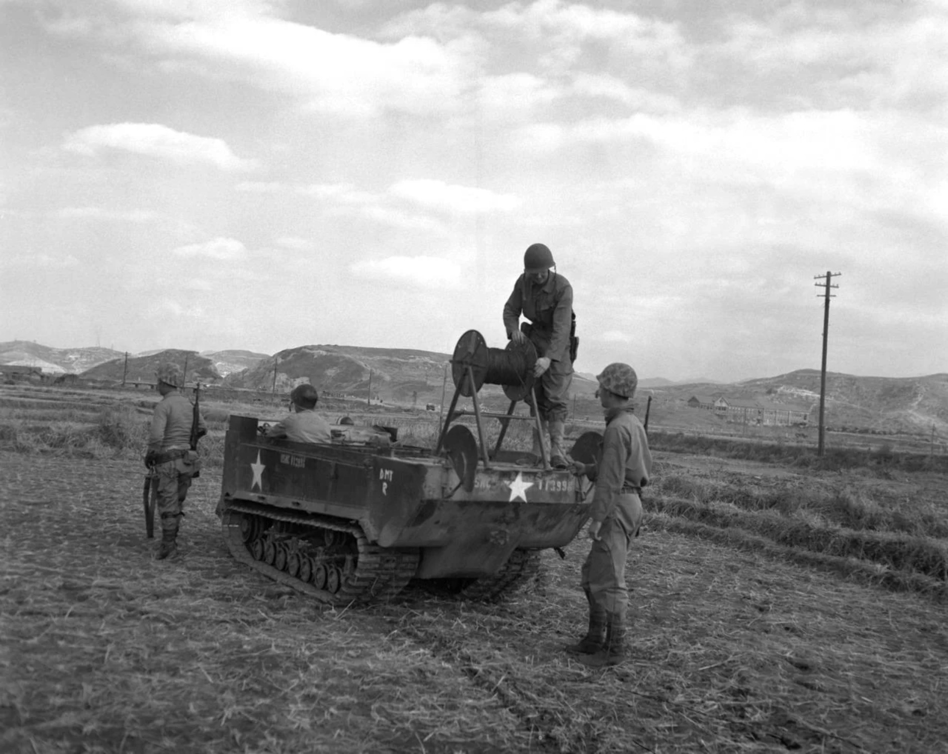 M29 WEASEL WW2 TRACKED VEHICLE GLOSSY POSTER PICTURE PHOTO PRINT BANNER ...