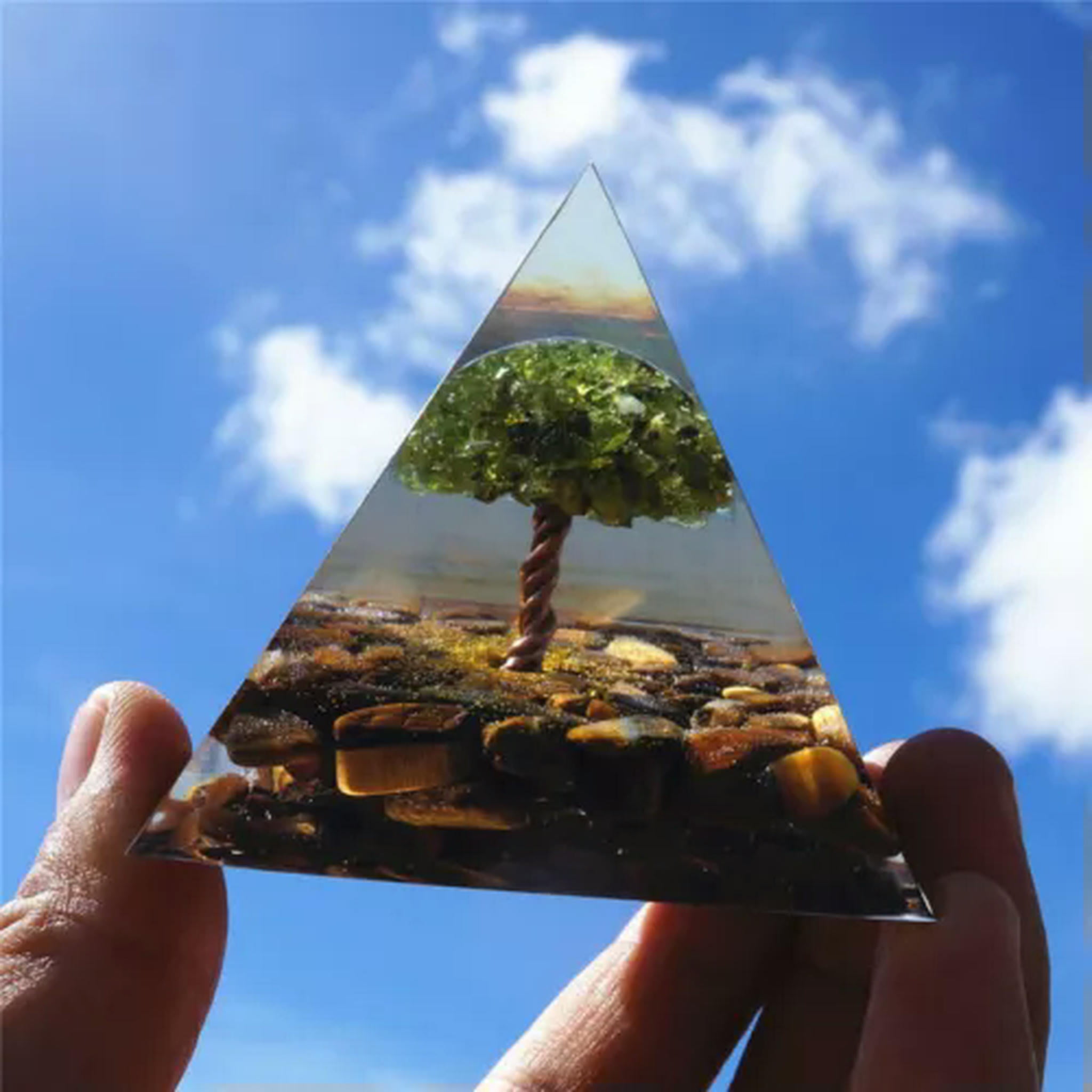 MATROOY Crystal Orgone Pyramid, Reiki Healing Chakra Meditation Large ...