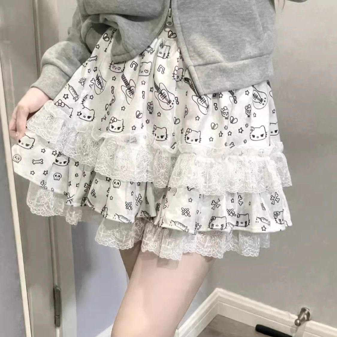 MEI 2024 NEW Sanrio Hello Kitty Clothes Millennium Spicy Girl Lace Short Skirt Women Subcultural ...