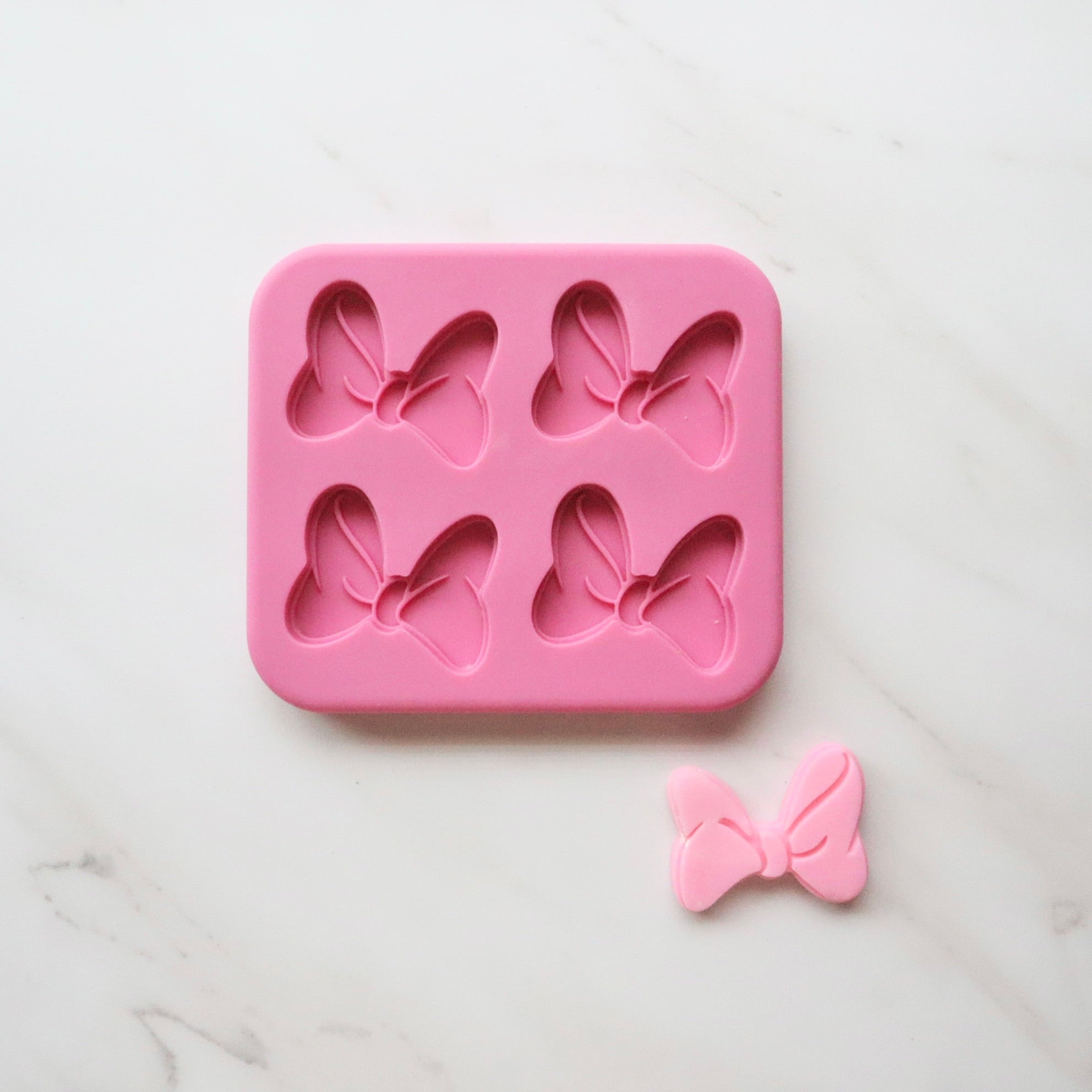 Minnie Bow Quad Mold for Chocolate, Fondant, Gum Paste - Walmart.com