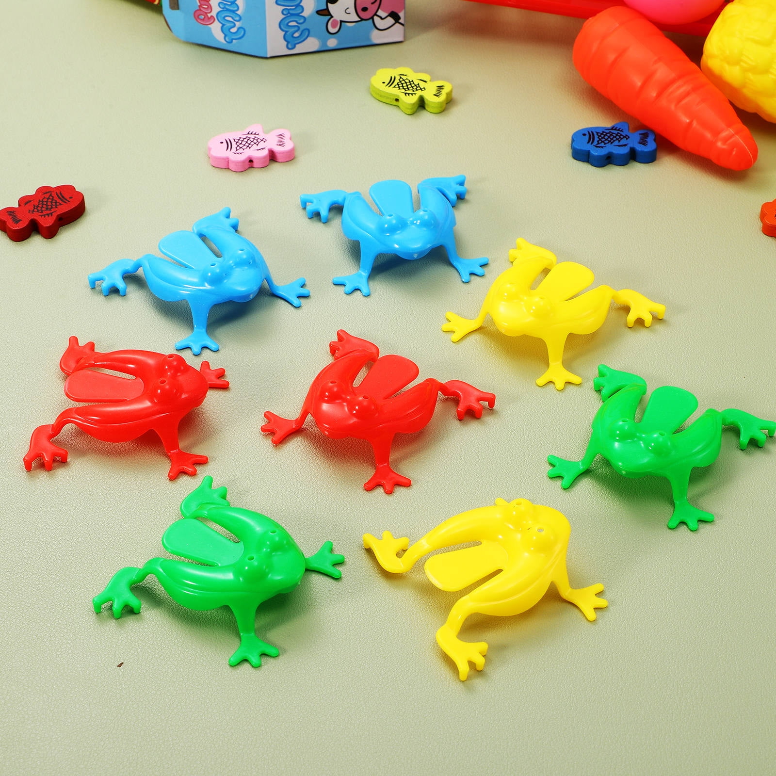 MIPCASE 16 Pcs Plastic Hopping Frogs Assorted Color for Parties and ...