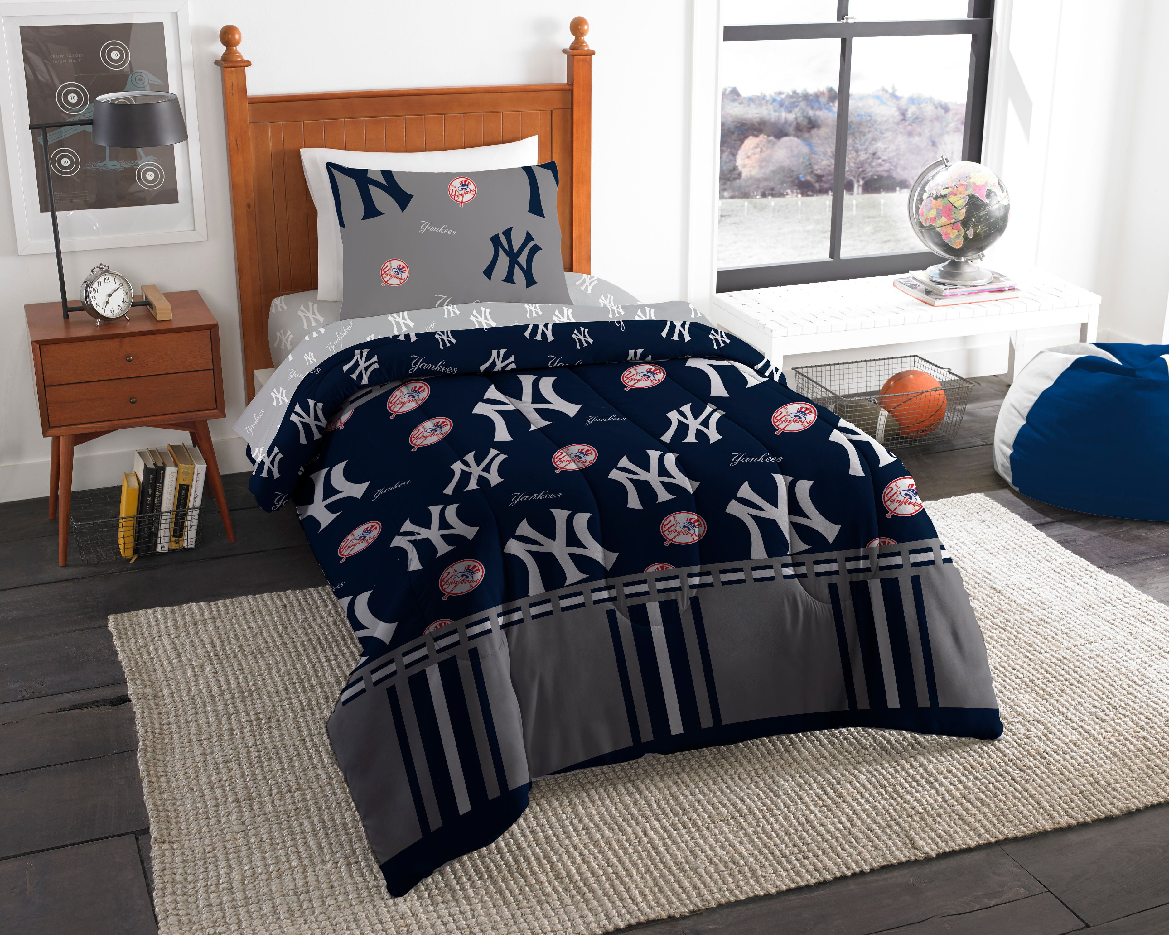 MLB 4-Pieces New York Yankees White Bed-in-a-Bag, Twin - Walmart.com