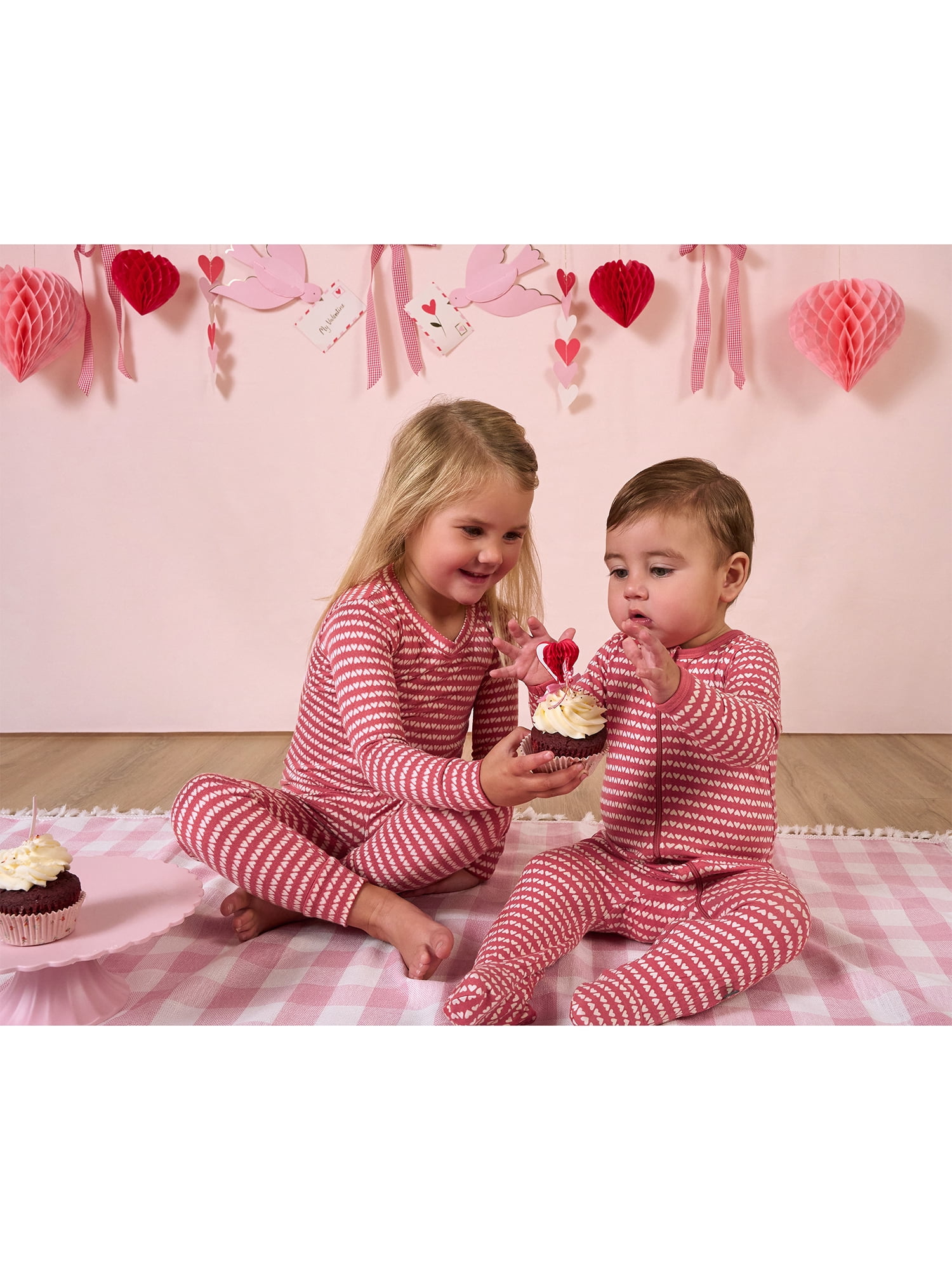 Modern Moments by Gerber Toddler Valentine´s Day Pajama Set, 2-Piece ...