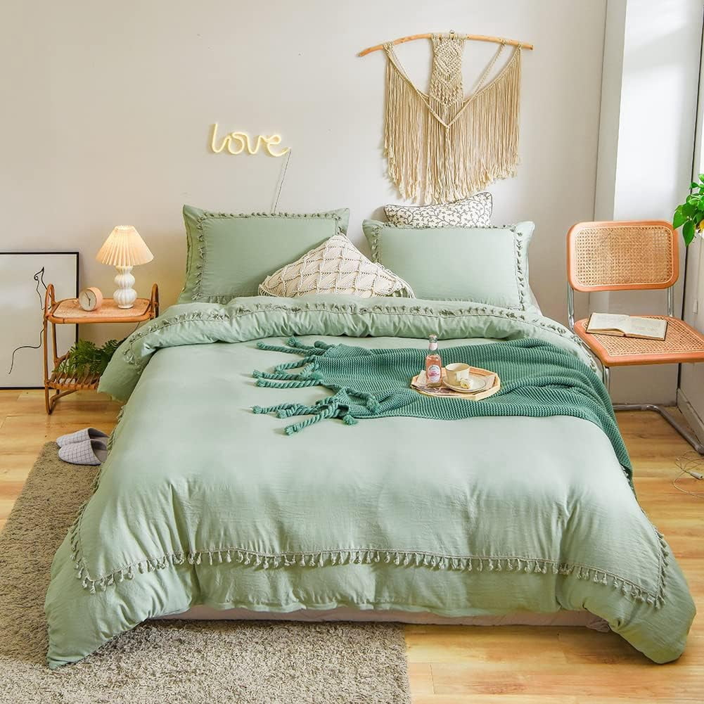 MOOWOO Sage Green Boho Bedding, Queen Tufted Tassel Fringe Farmhouse ...