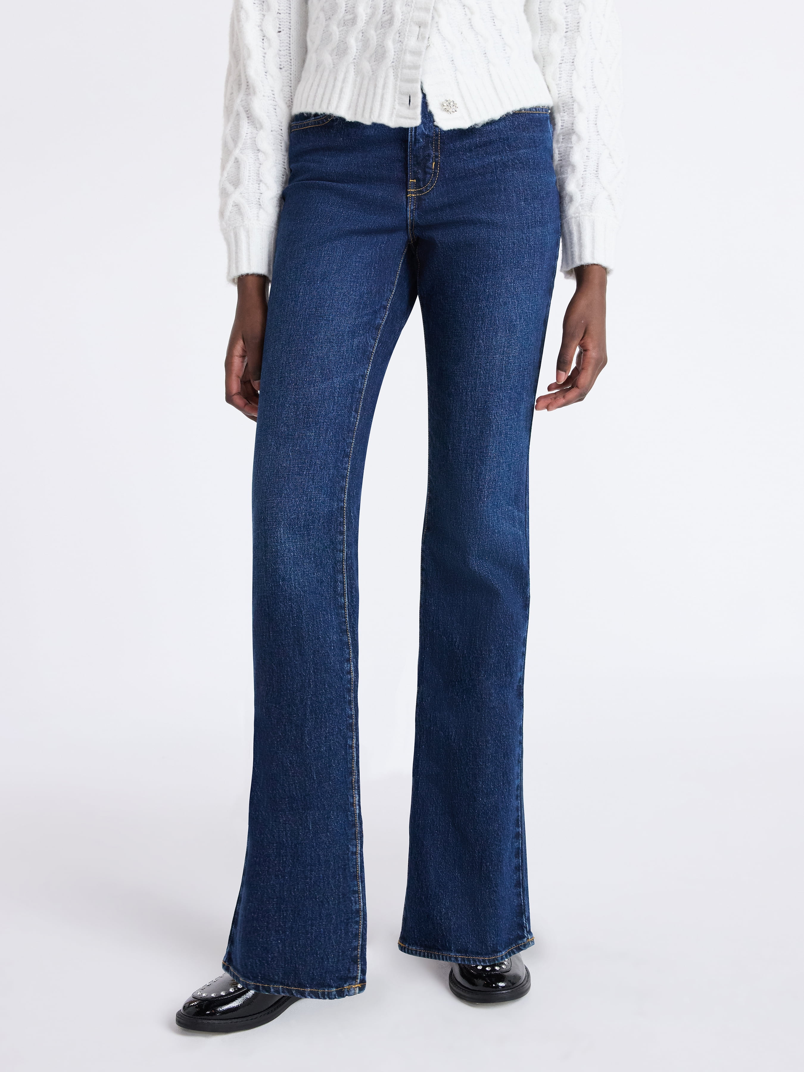 Free Assembly Women's Mid Rise Full Length Bootcut Jeans, 32" Inseam ...