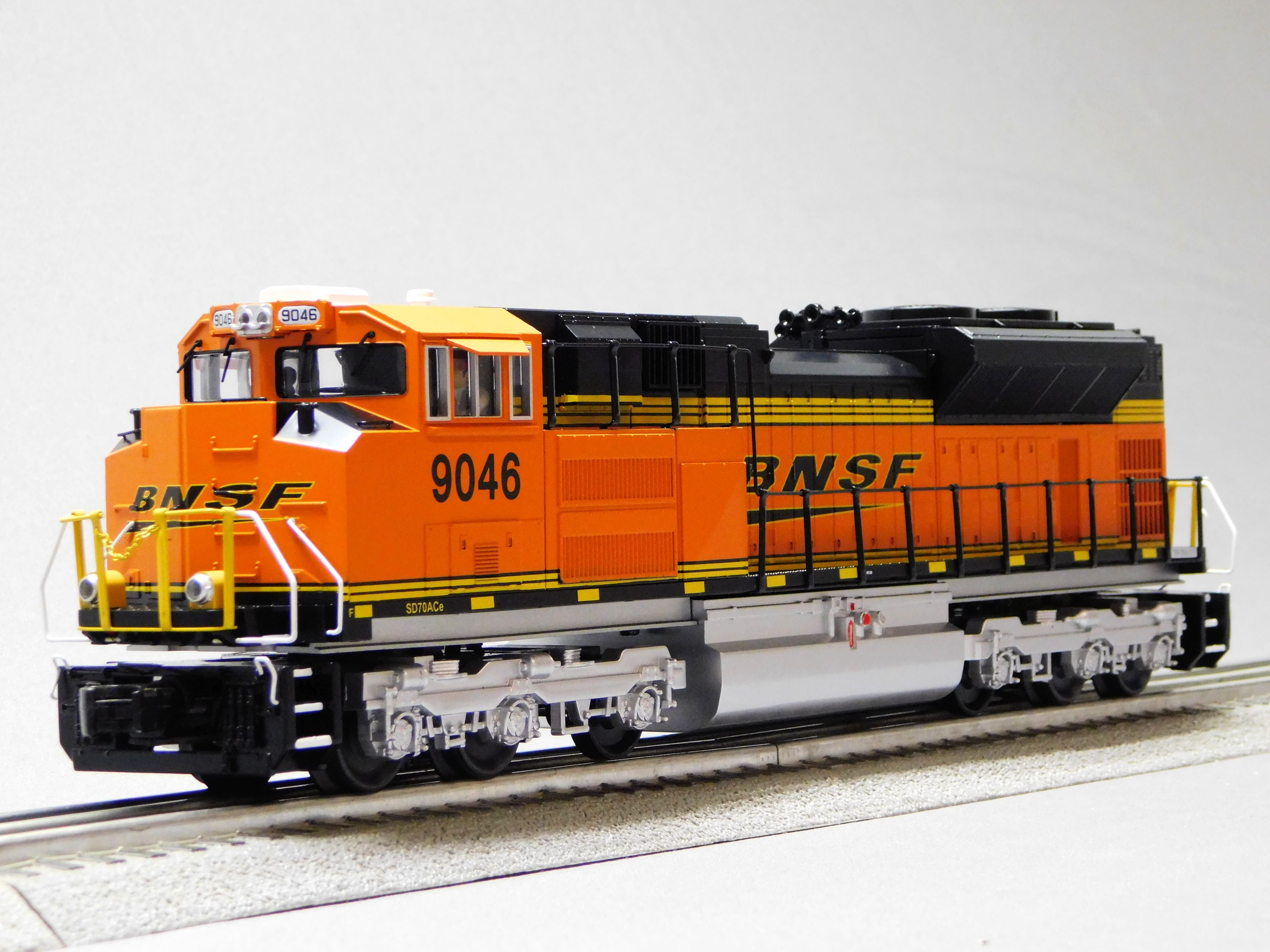 MTH RAILKING BNSF SD70ACe DIESEL LOCOMOTIVE ENGINE #9046 O GAUGE 30-21231-1 - Walmart.com