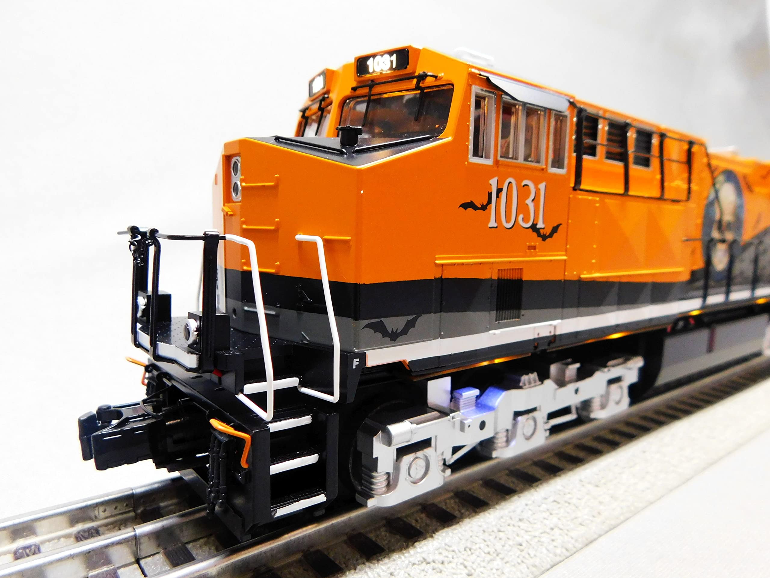MTH RAILKING Halloween ES44AC Imperial Diesel Locomotive Engine #1031 w/PROTOSOUND 3.0 O Gauge ...