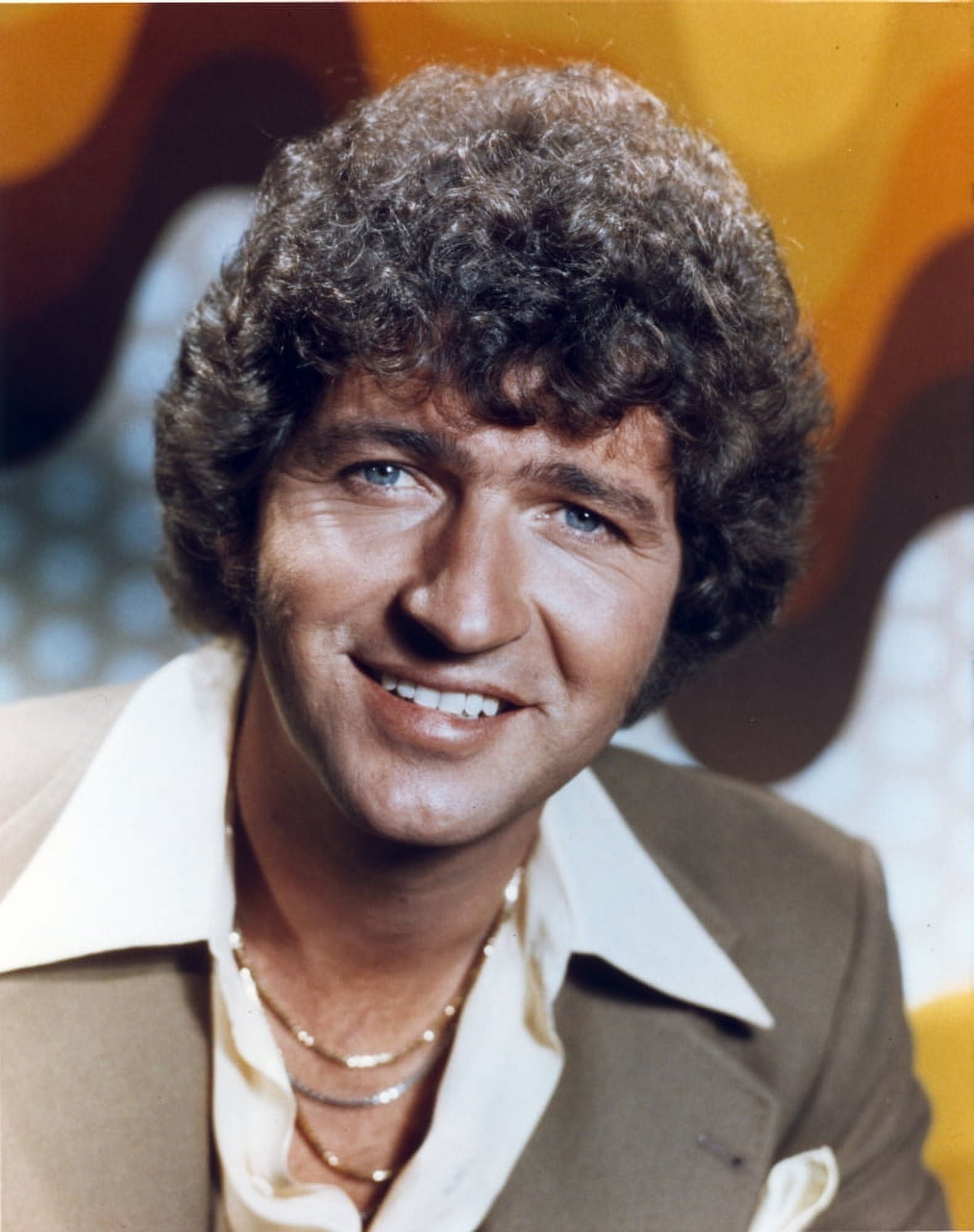 Mac Davis smiling Close Up Portrait Photo Print (8 x 10) - Walmart.com