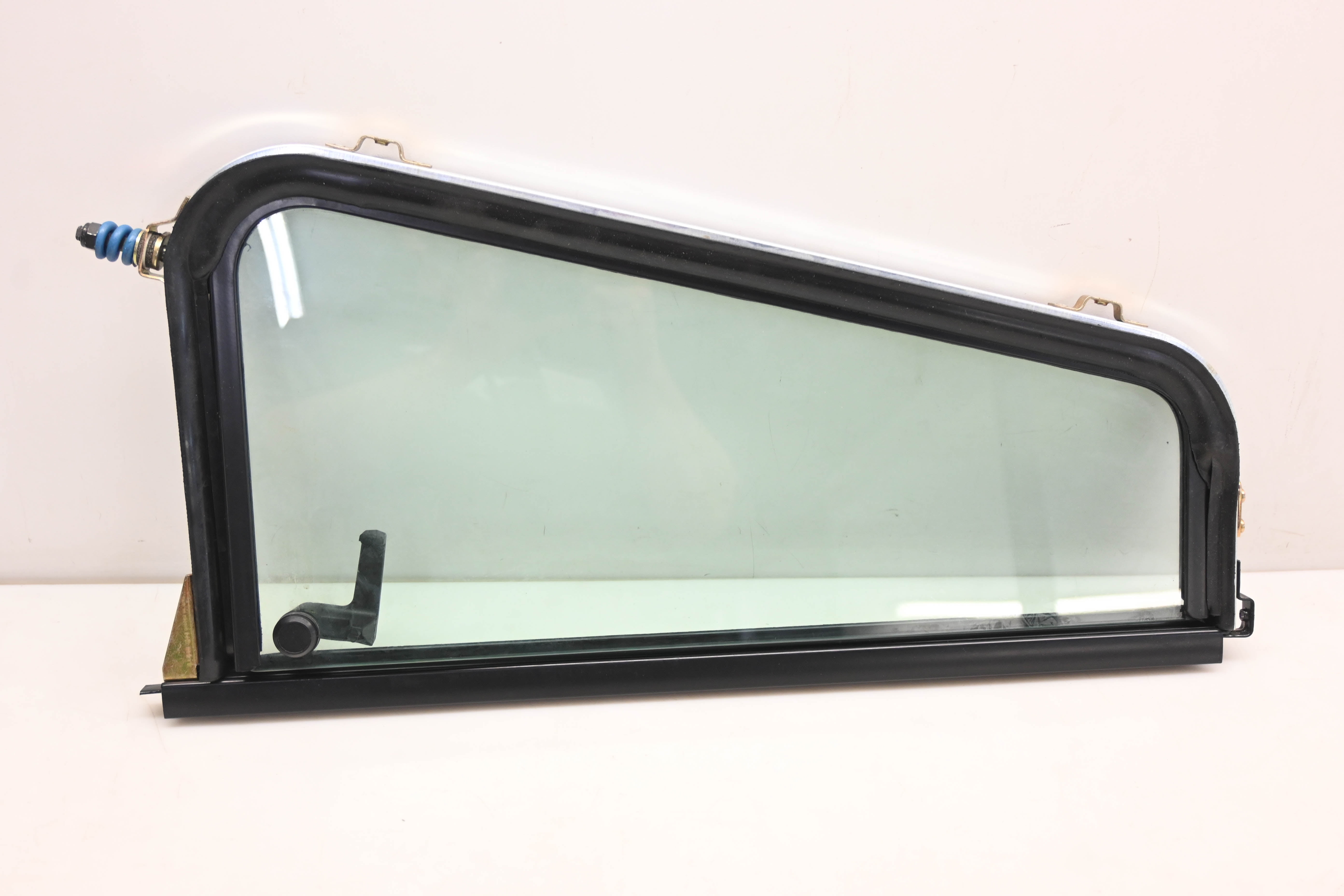 Mack 12QX46M Side Window Assembly NOS - Walmart.com